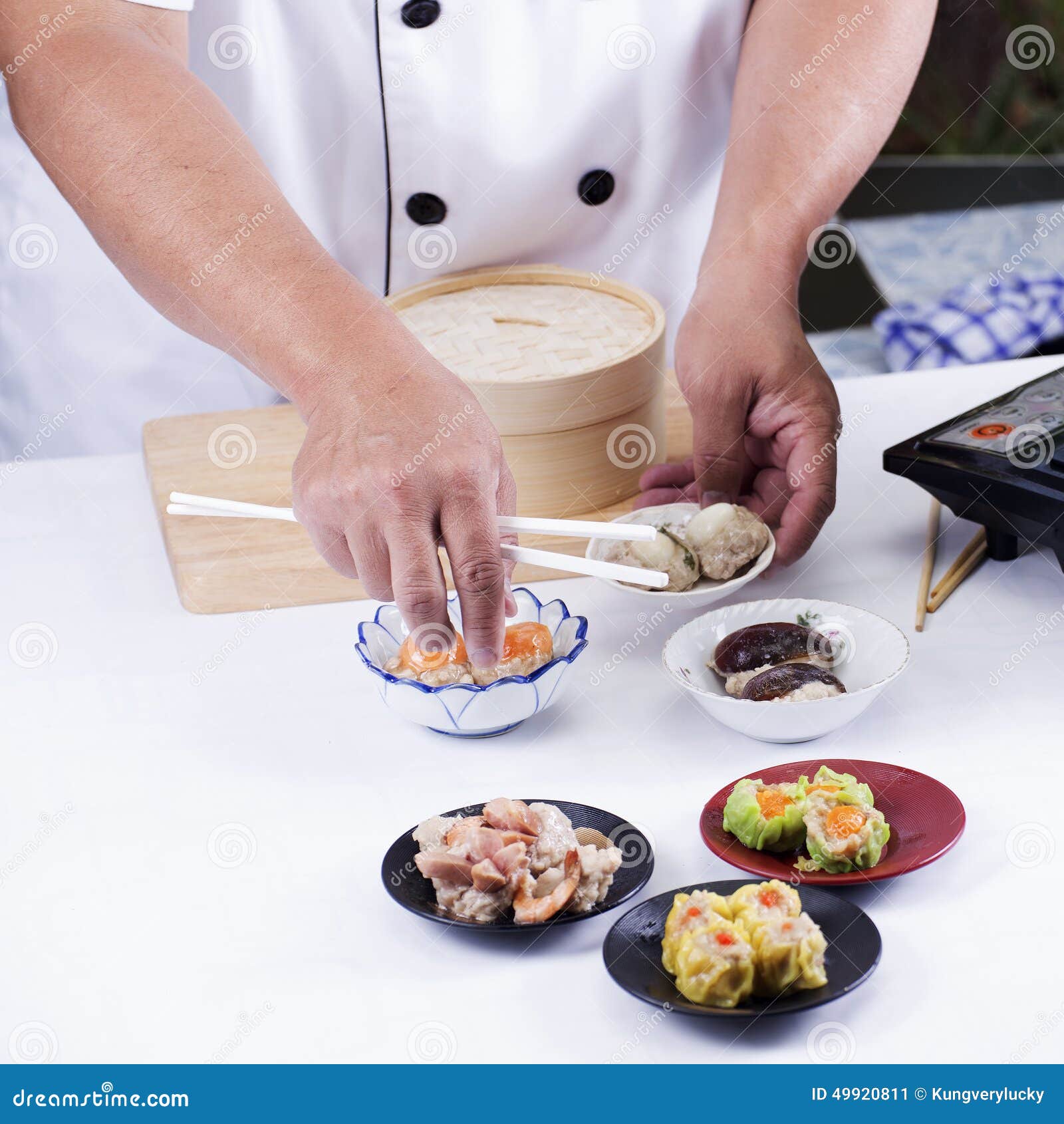 Chef Presented Chinese Dim Sum Stock Image - Image of basket, pork ...