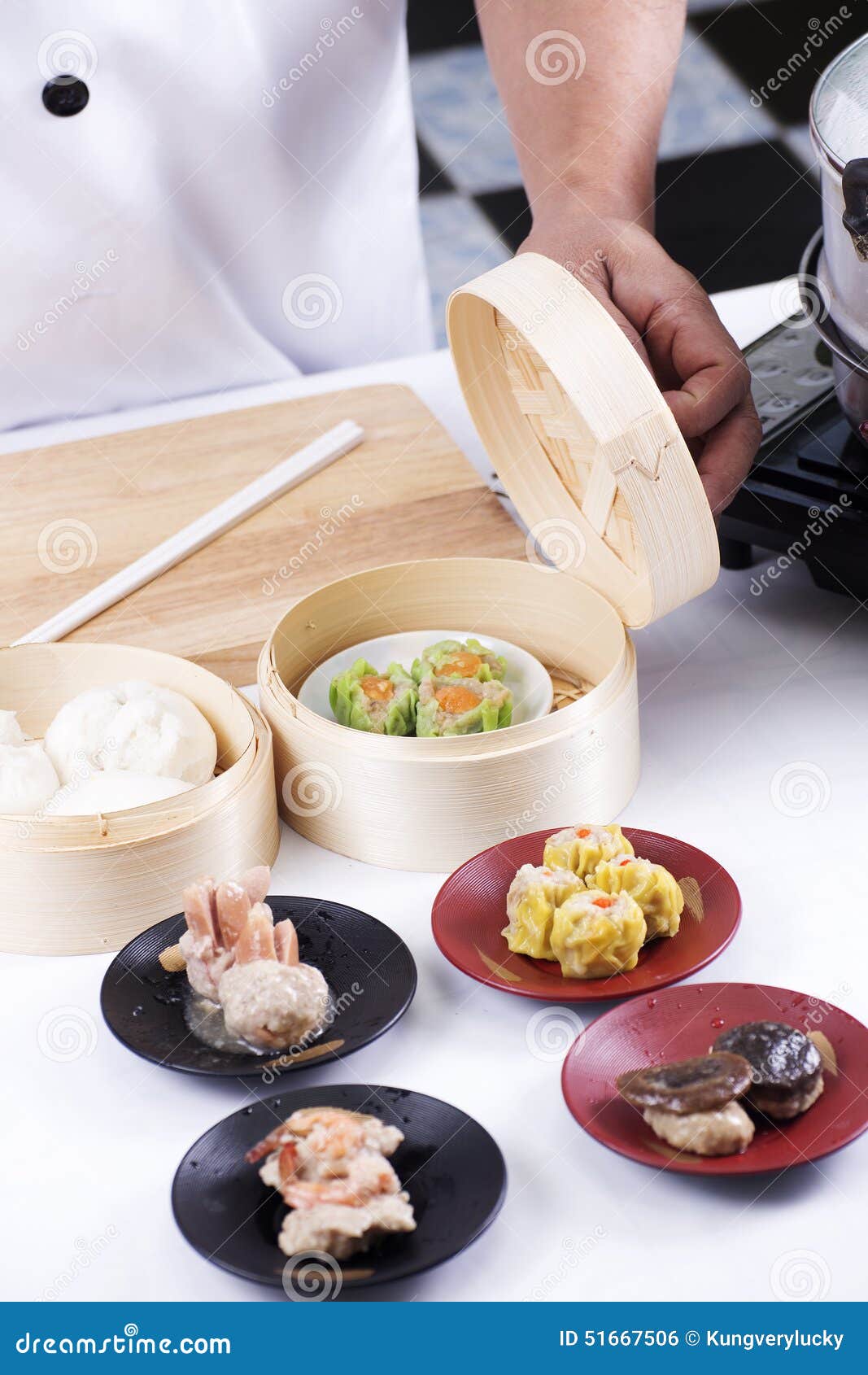 Chef Presented Chinese Dim Sum Stock Photo - Image of dinner, meal ...