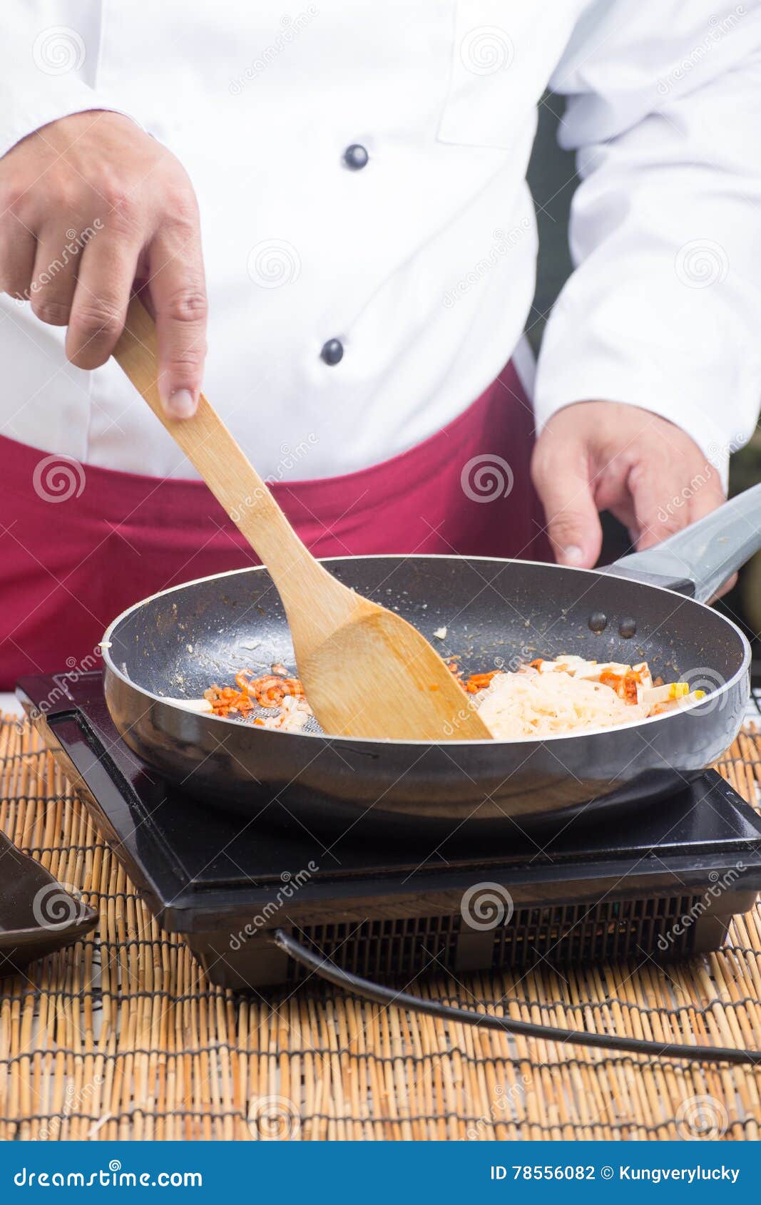 Chef Stir Fried Rice Noodle for Cooking Pad Thai Stock Photo - Image of ...