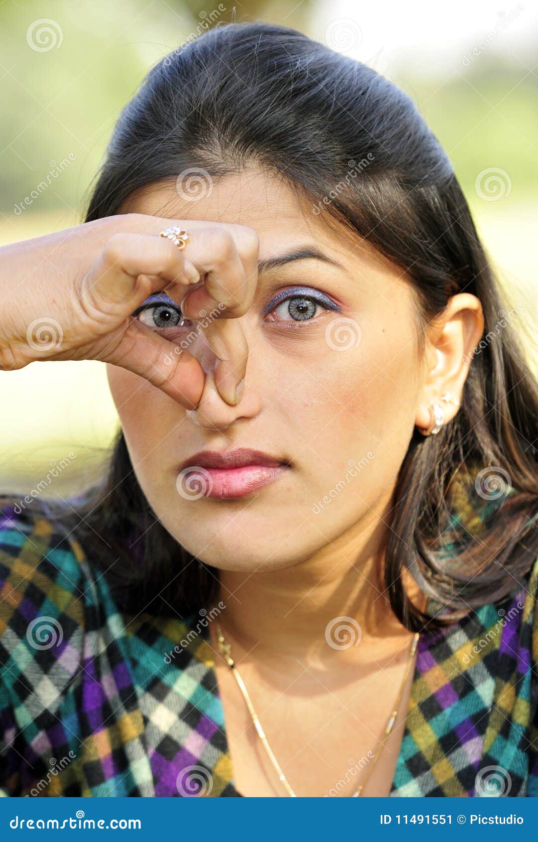 Cheiro ruim imagem de stock. Imagem de fofofo, nariz - 11491551