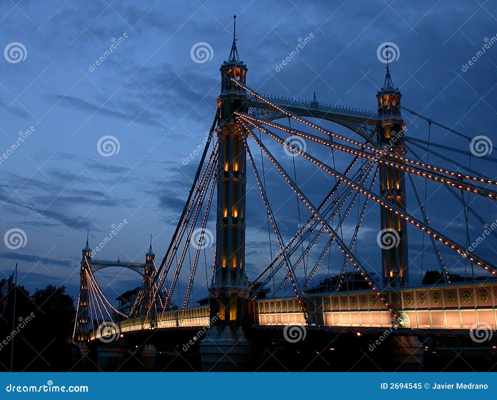 Chelsea Bridge, London stock image. Image of britain, nighttime - 2694545