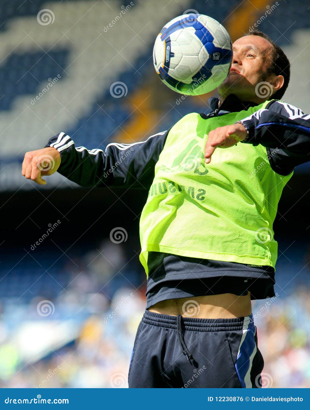 Chelsea: Ricardo Carvalho editorial photo. Image of chest - 12230876