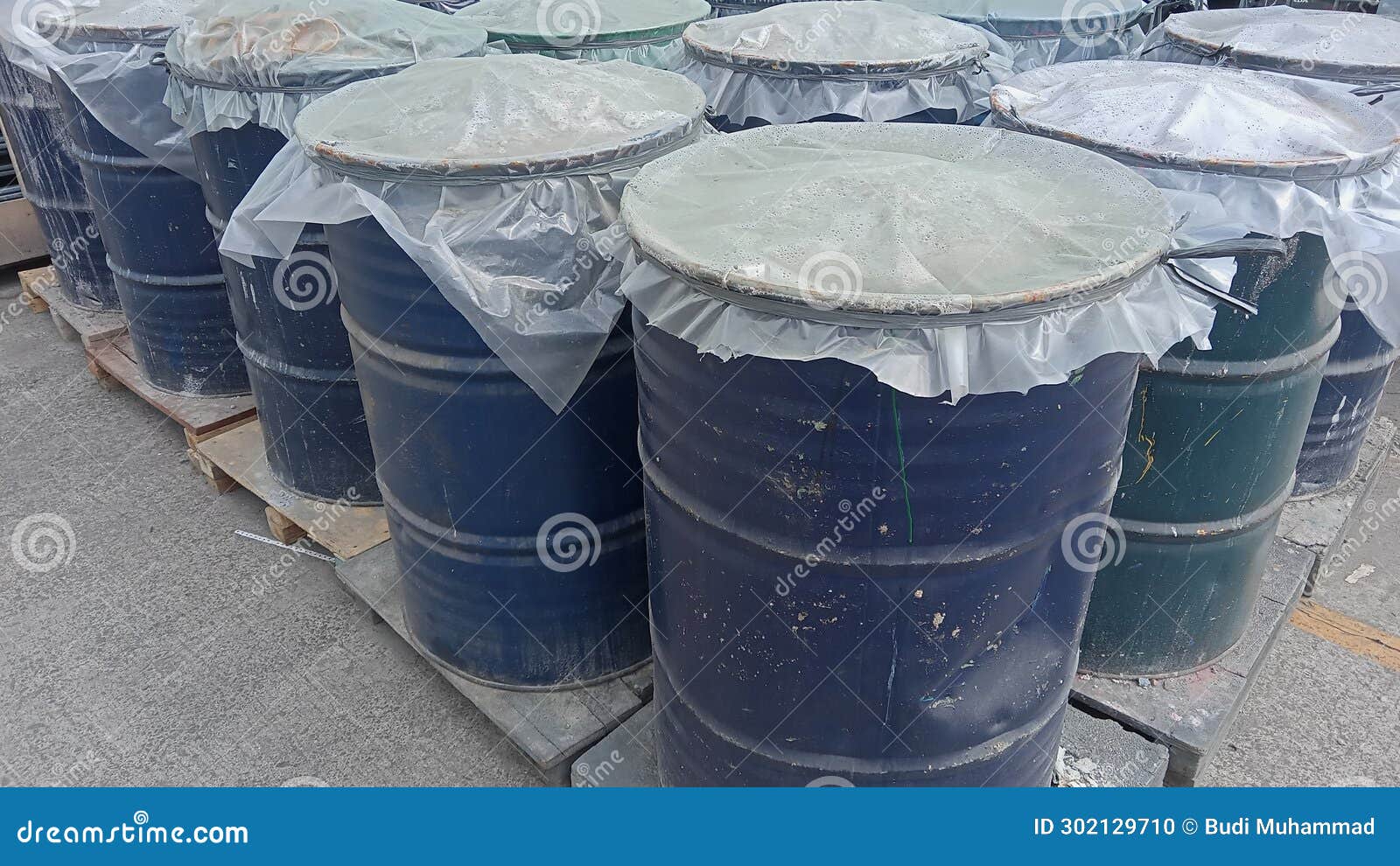 Photo Object of a Chemical Drum Stock Illustration - Illustration of ...