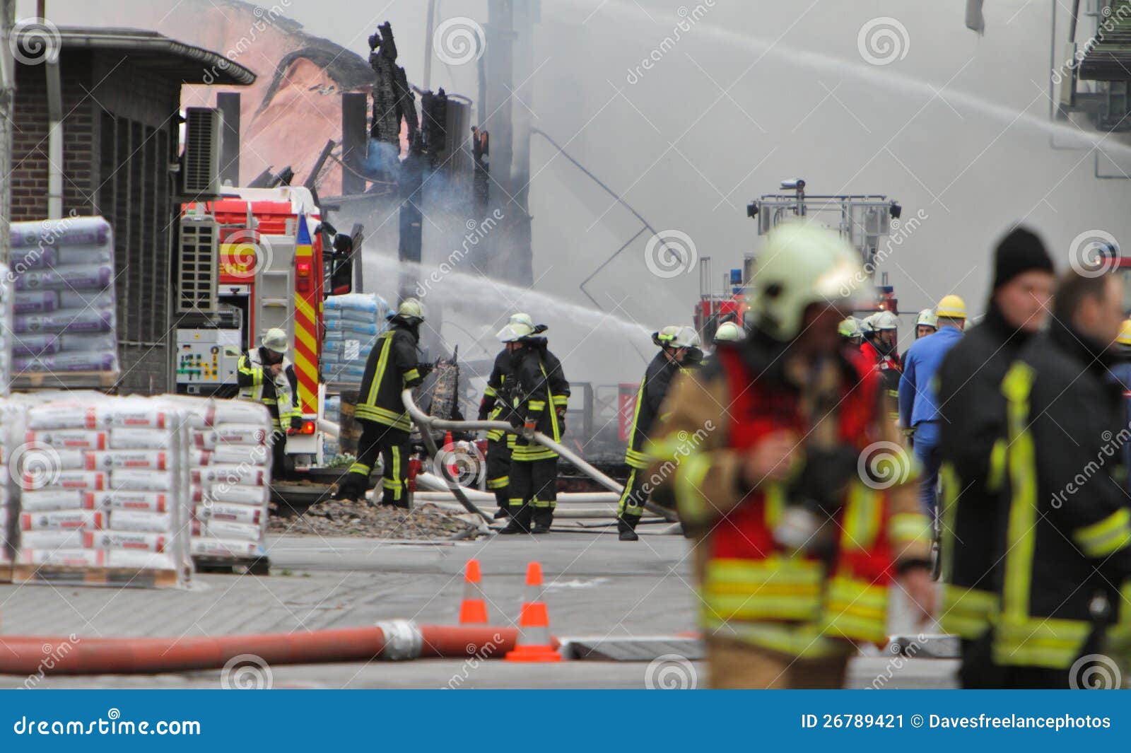 Chemical Fire editorial photo. Image of nitrogen, officer - 26789421