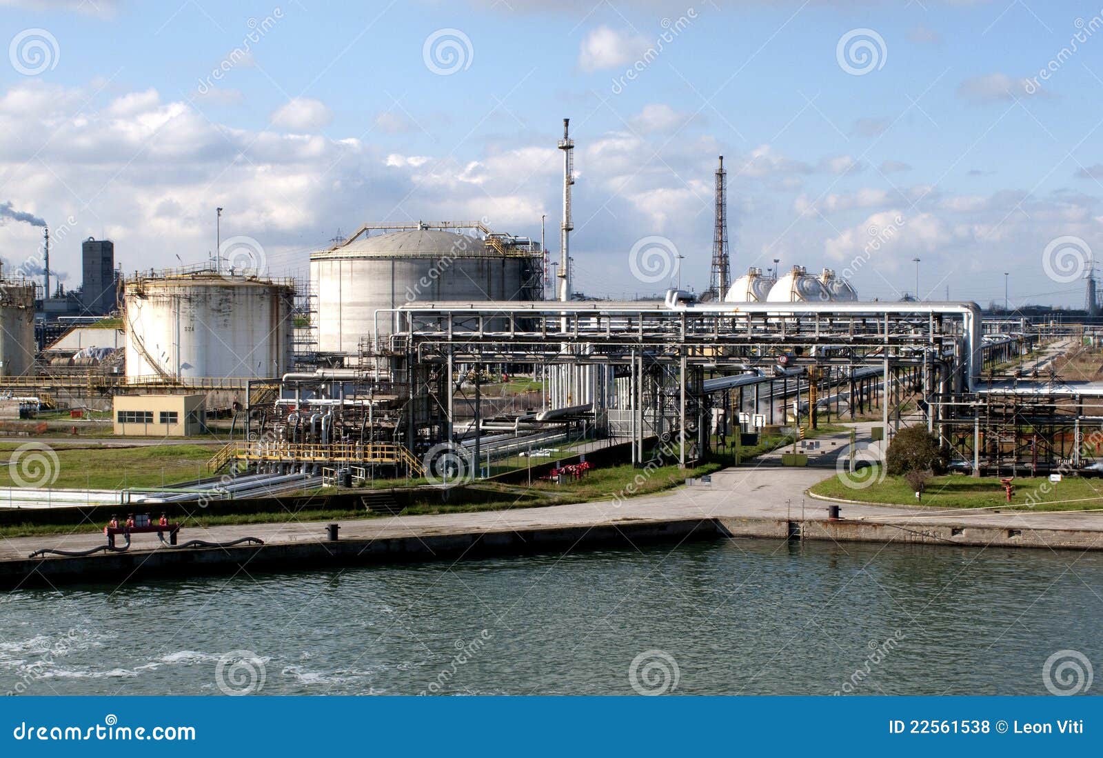 Chemical plant stock photo. Image of environment, fumes - 22561538