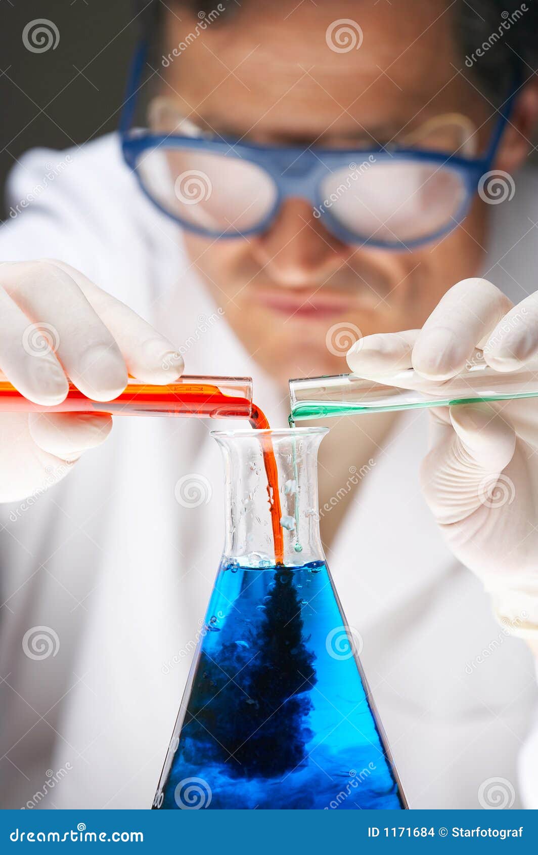 Chemical reaction stock photo. Image of analysis, eprouvette - 1171684