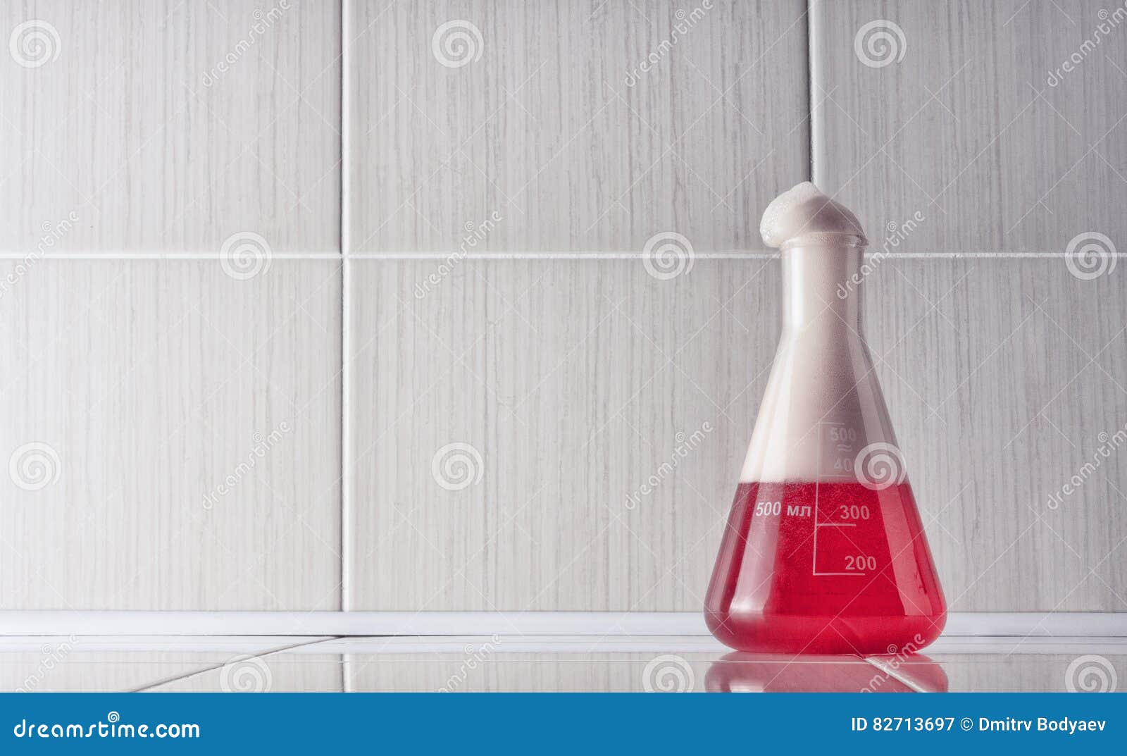 The Chemical Reaction in a Flask with the Foam Discharge. Stock Image ...