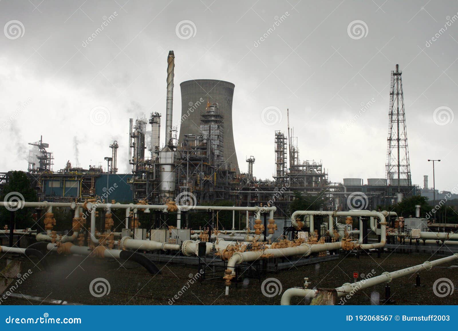 Chemical Refinery, Petroleum Refineries, Large Industrial Complexes ...