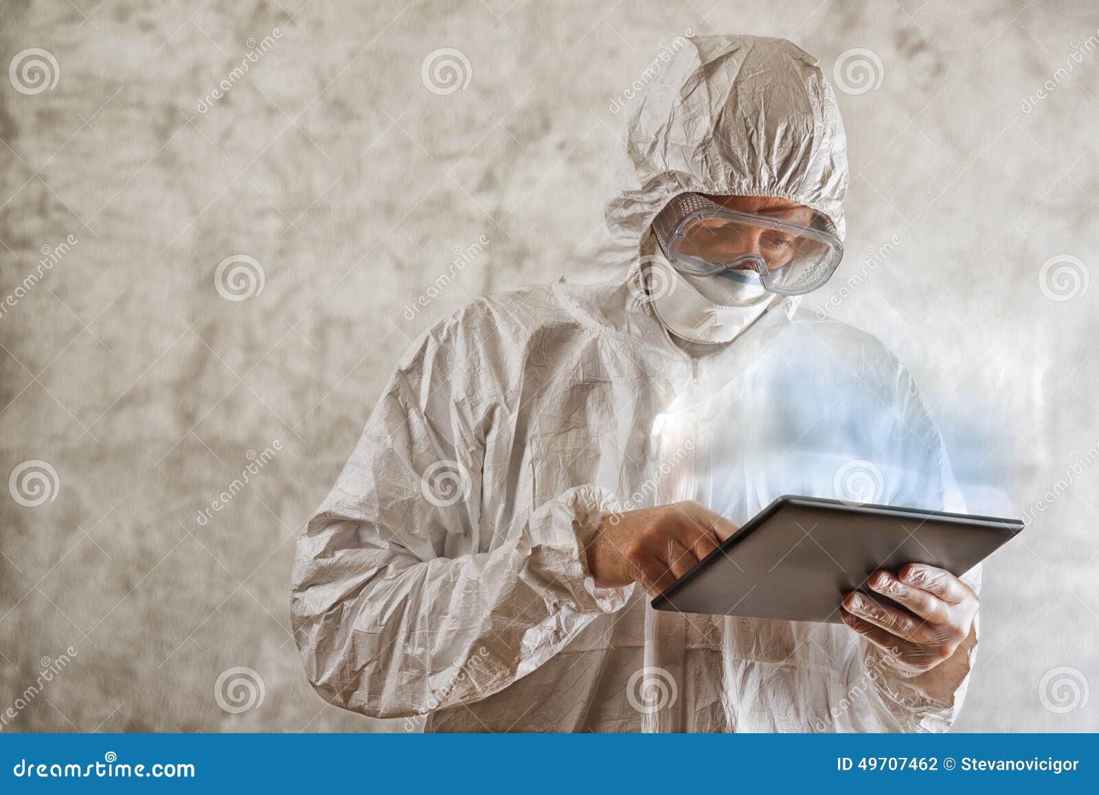 Chemical Scientist Using Digital Tablet Computer Stock Photo - Image of ...