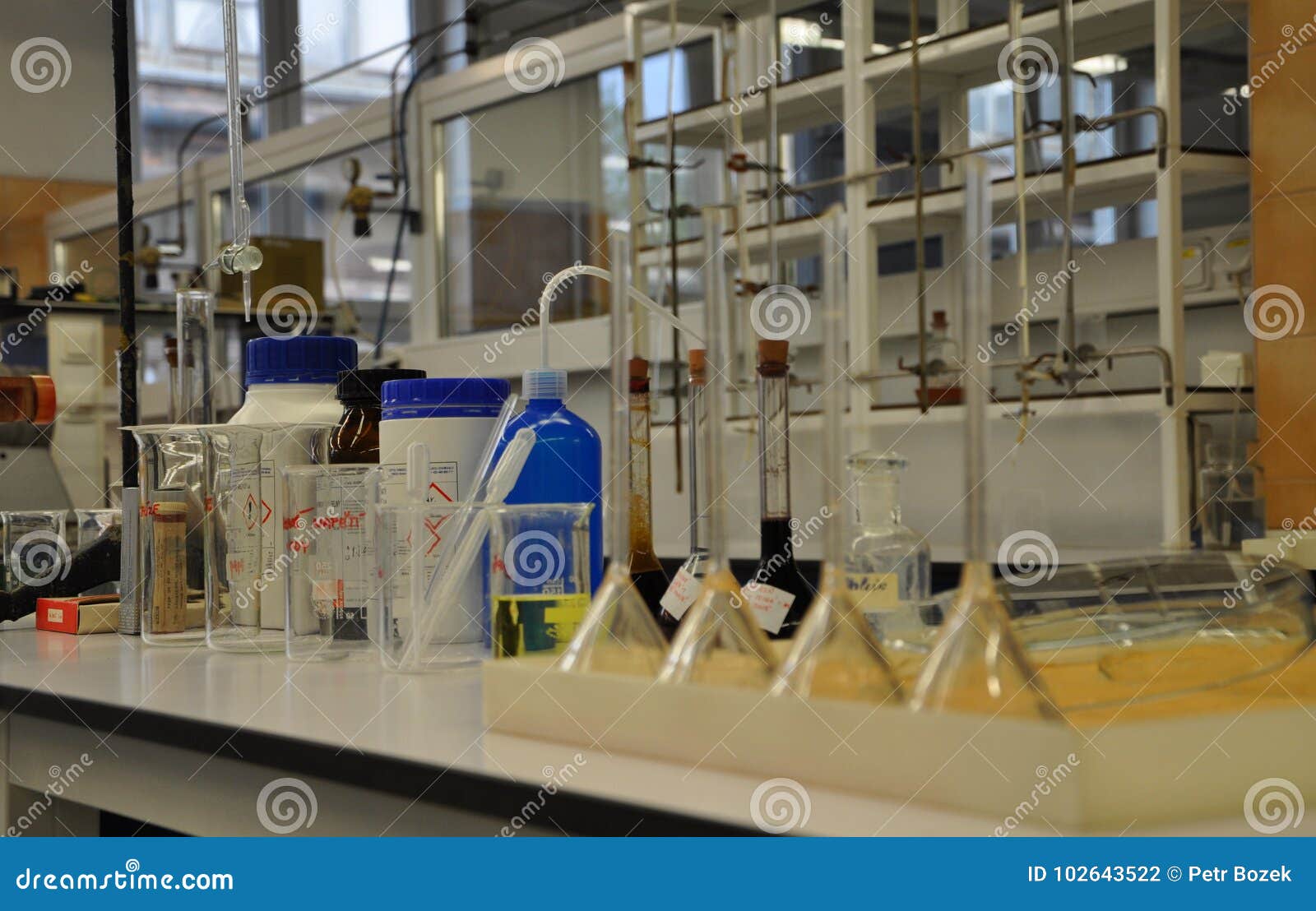 Chemie redaktionelles stockfotografie. Bild von produkt - 102643522