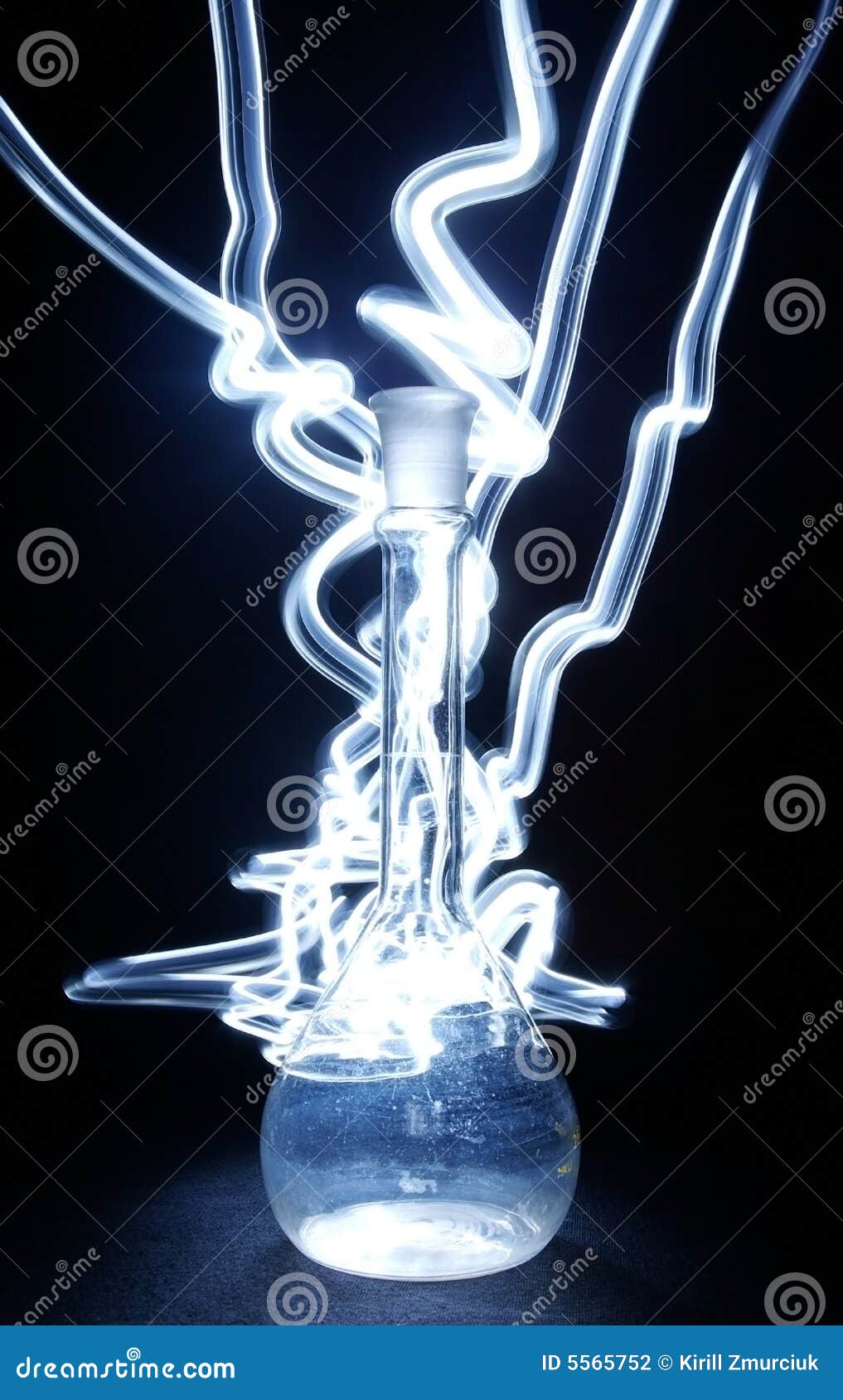 Chemie stock foto. Image of surrealistisch, idee, wetenschap - 5565752