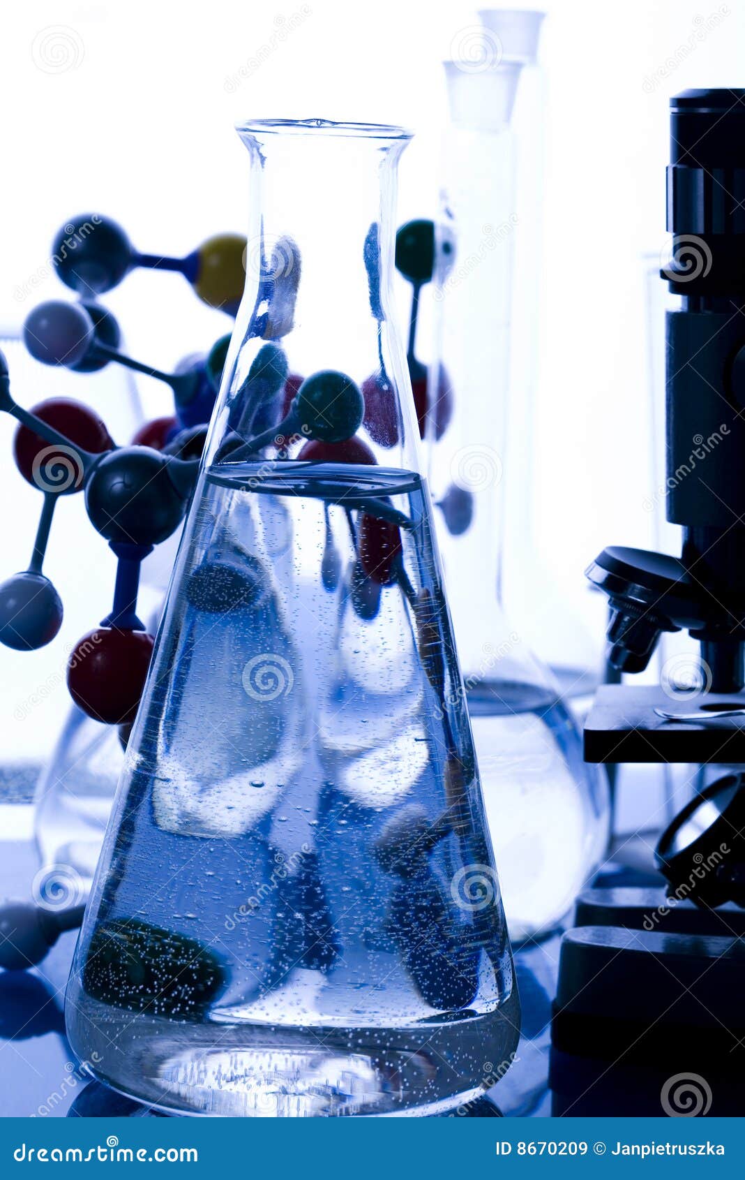 Chemii błękitny buteleczki obraz stock. Obraz złożonej z właściciel ...