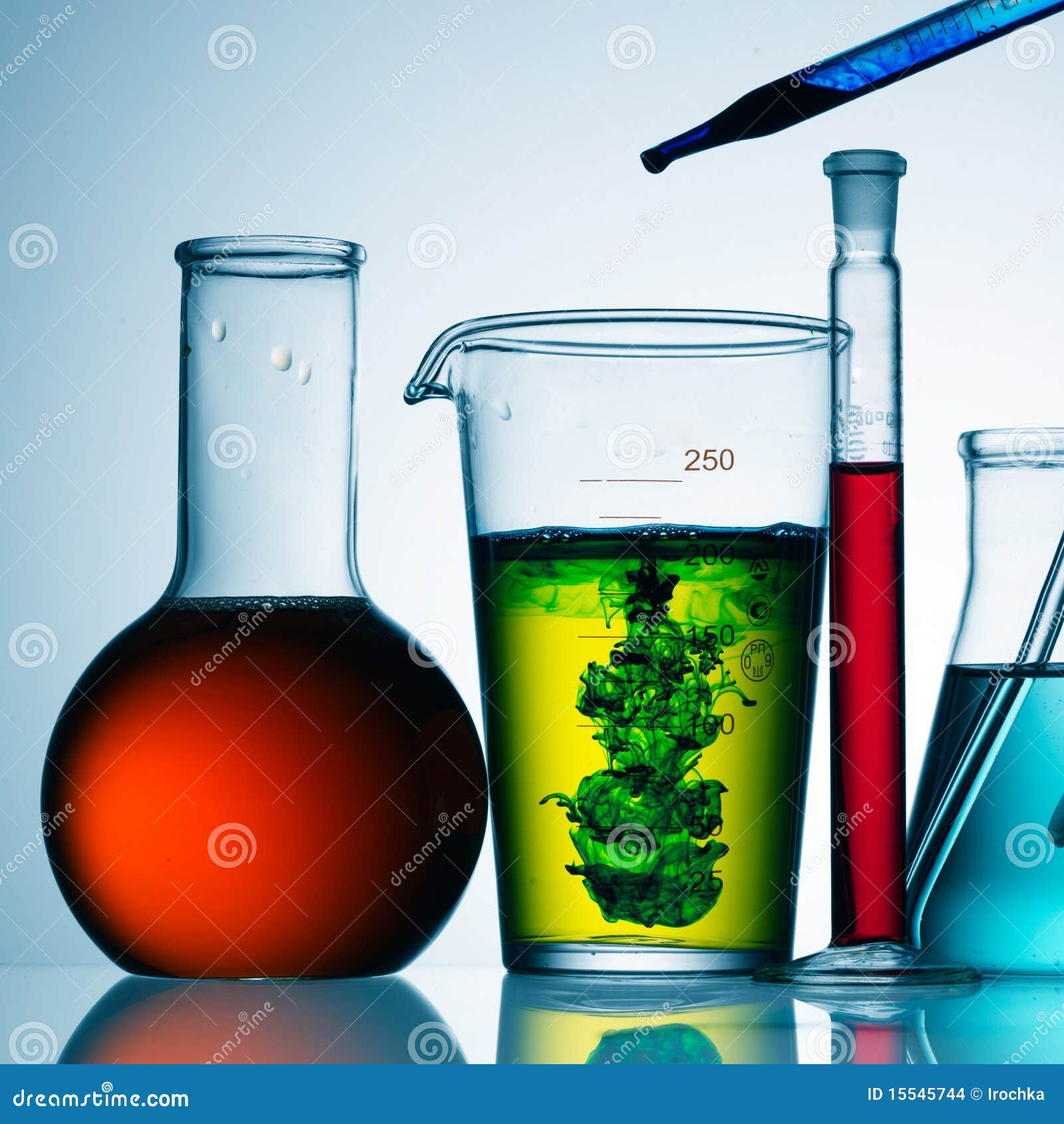 Chemikalien im Glas stockfoto. Bild von experiment, wissenschaftlich ...