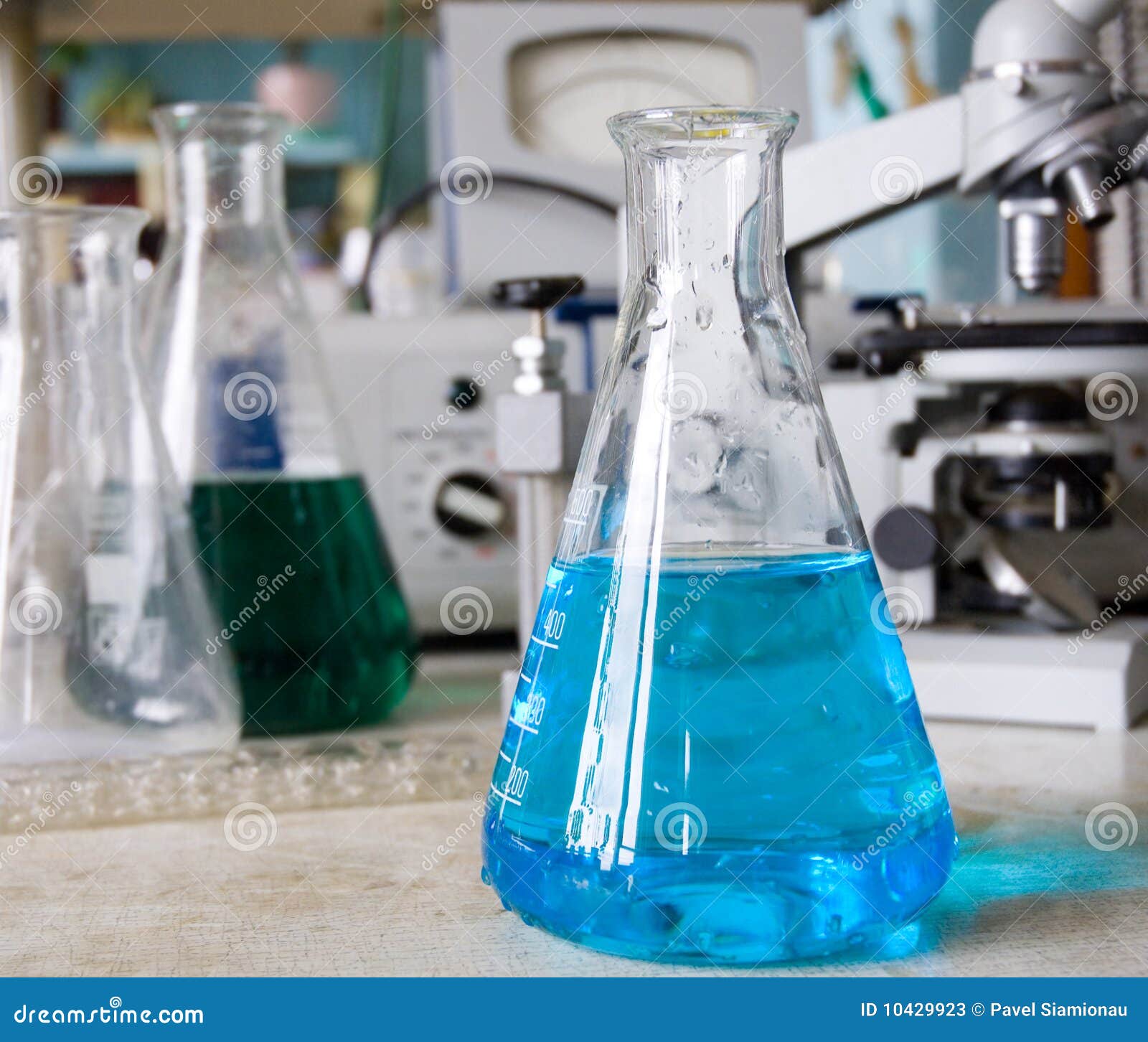 Chemisch laboratorium stock afbeelding. Image of onderzoek - 10429923