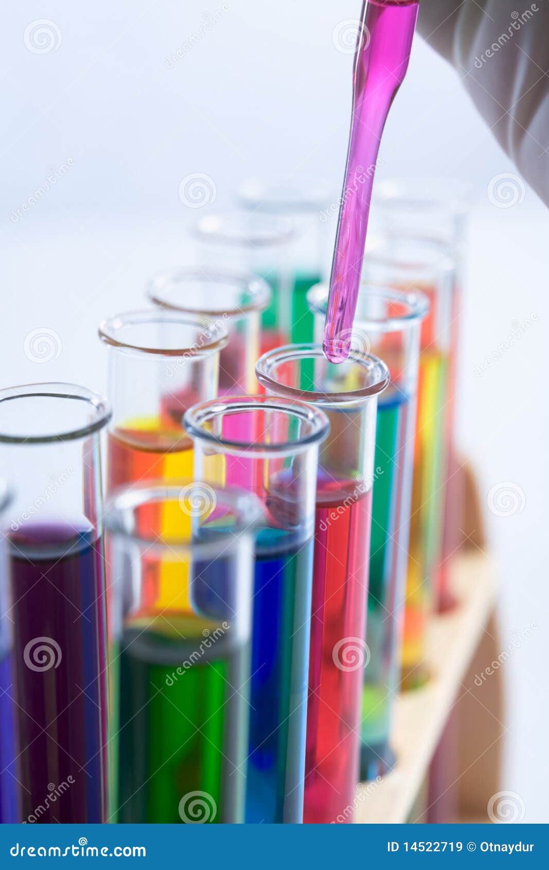 Chemisches Mischen stockbild. Bild von vertikal, forschung - 14522719