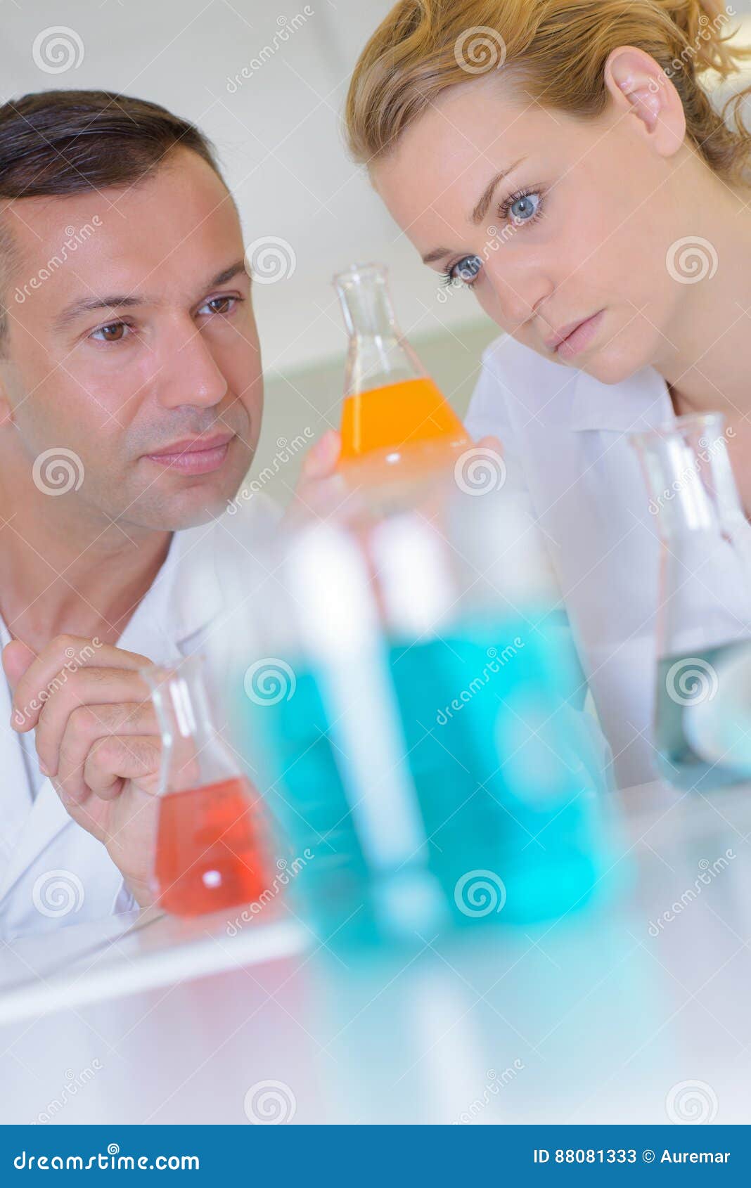 Chemist Scientist in Laboratory Stock Image - Image of scientific ...