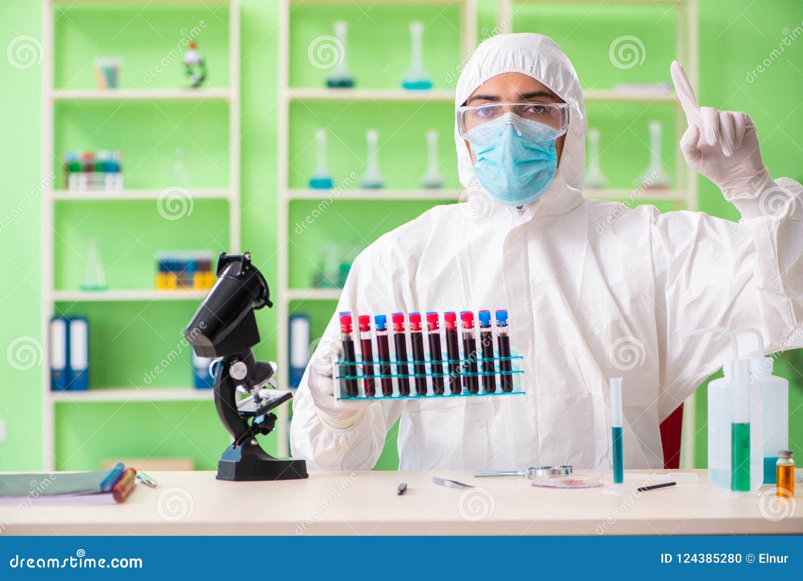 The Chemist Working in the Lab on New Experiment Stock Photo - Image of ...