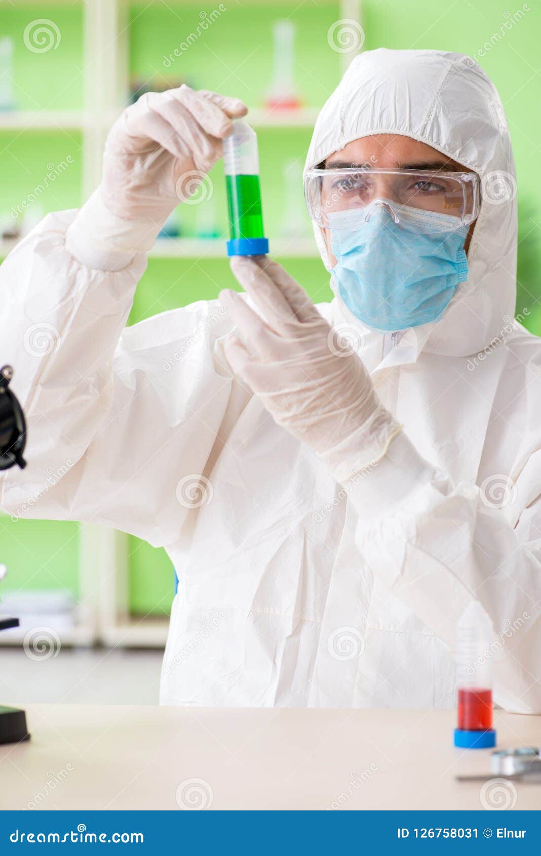 The Chemist Working in the Lab on New Experiment Stock Image - Image of ...