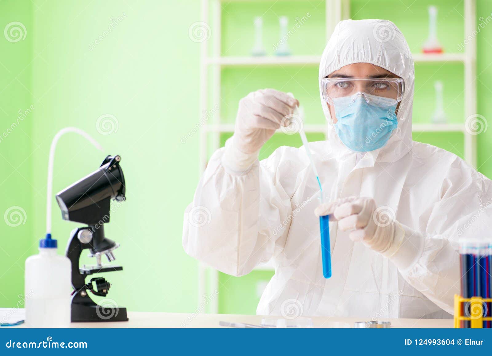The Chemist Working in the Lab on New Experiment Stock Photo - Image of ...