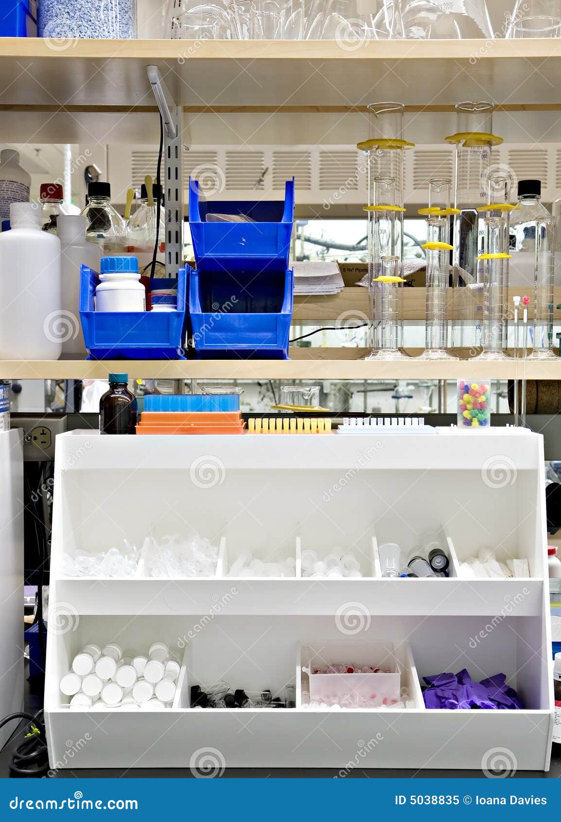 The chemistry lab stock image. Image of bottles, exploration - 5038835
