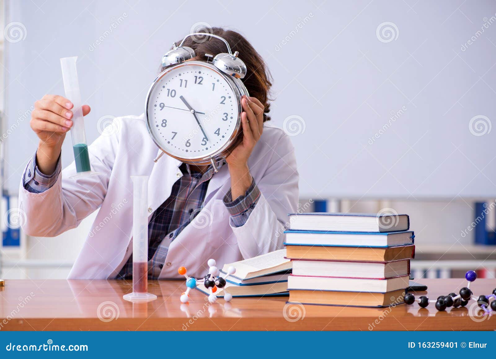 Chemistry Lecturer during Lecture in College Stock Image - Image of ...