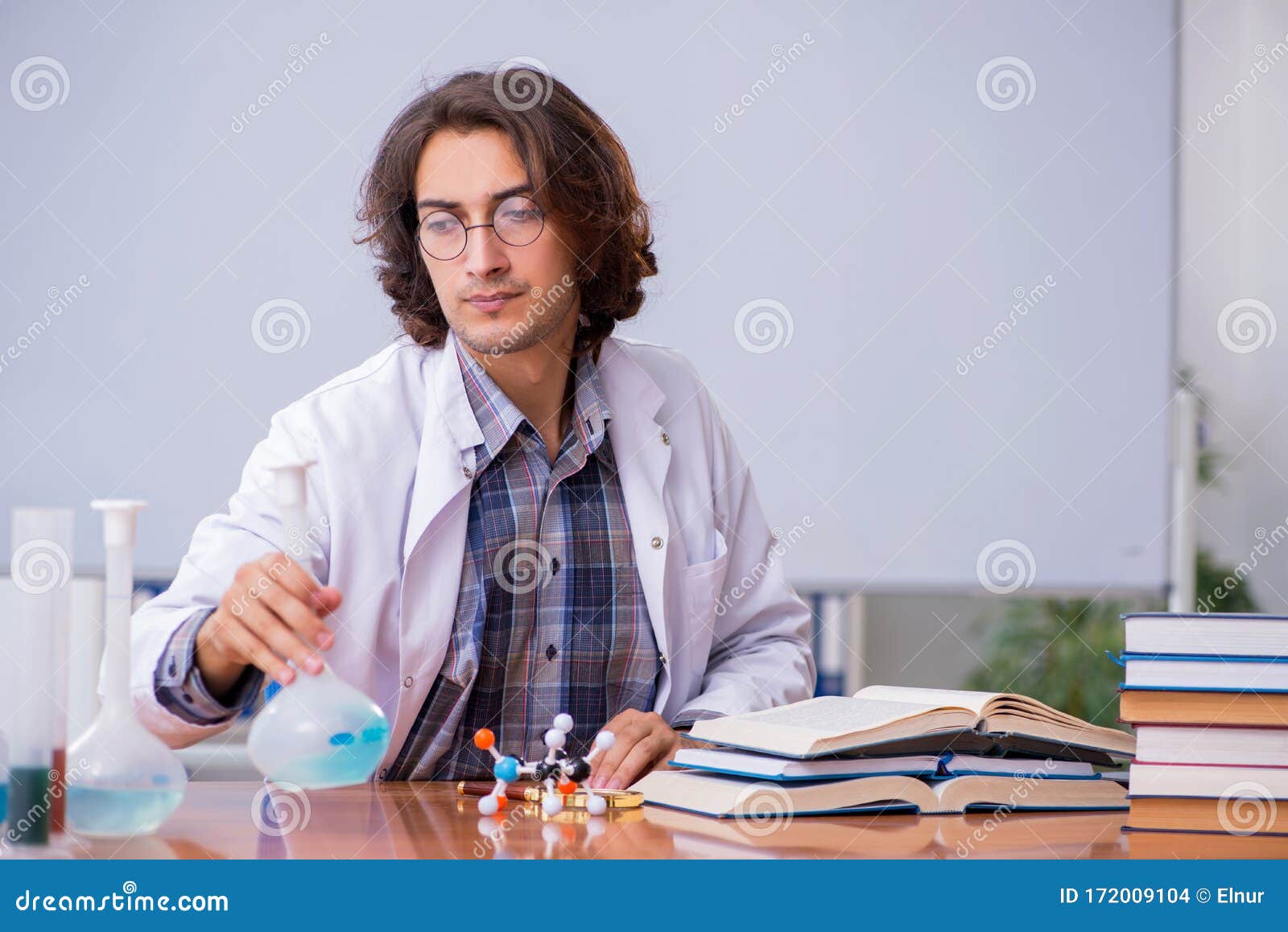 Chemistry Lecturer during Lecture in College Stock Photo - Image of ...