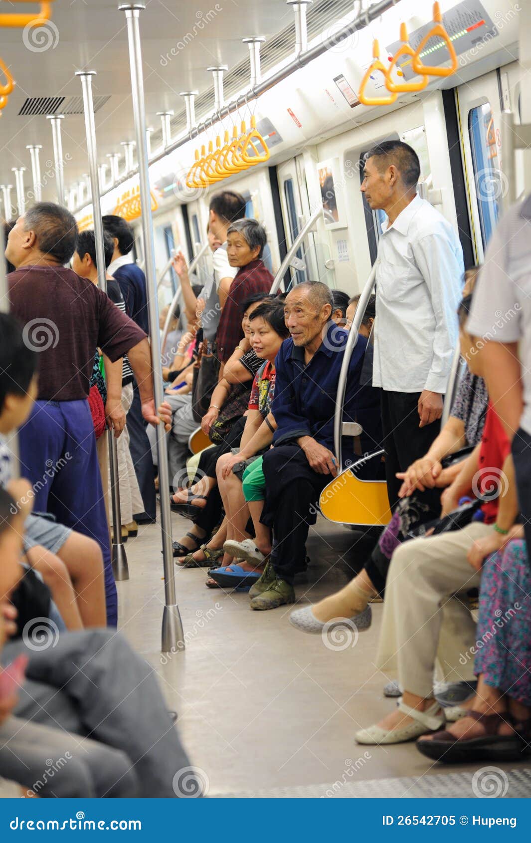 Chengdu metro line 2 editorial image. Image of hurry - 26542705