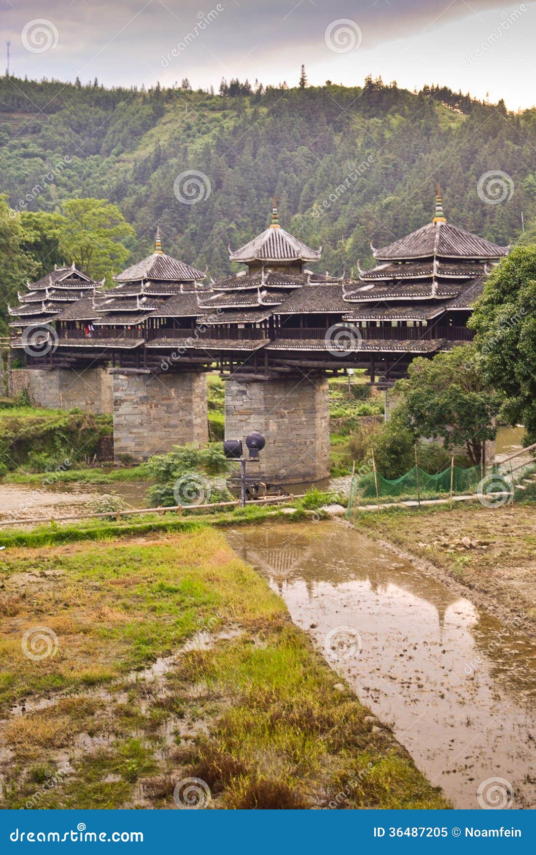 Chengyang wind bridge editorial image. Image of green - 36487205