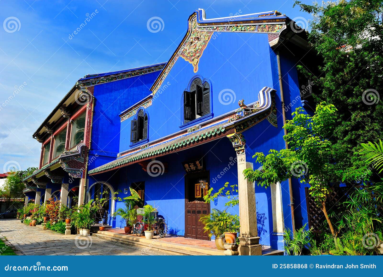 Cheong Fatt Tze Mansion editorial stock photo. Image of malaysia - 25858868