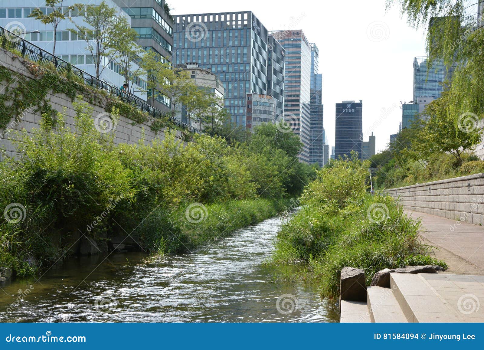 Cheonggyecheon Stream editorial stock image. Image of cheonggyecheon ...