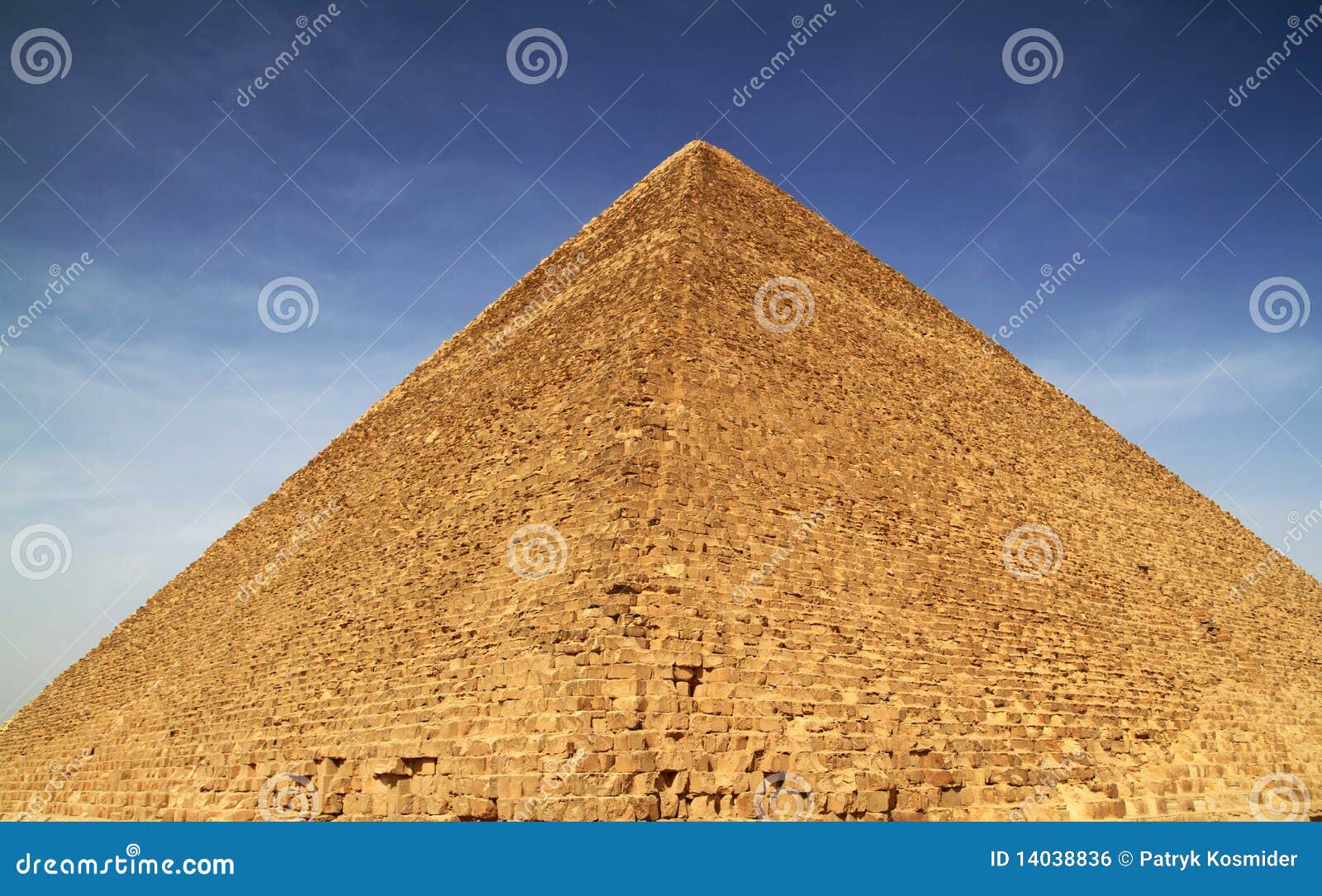 Cheops pyramid in Giza stock photo. Image of piramids - 14038836