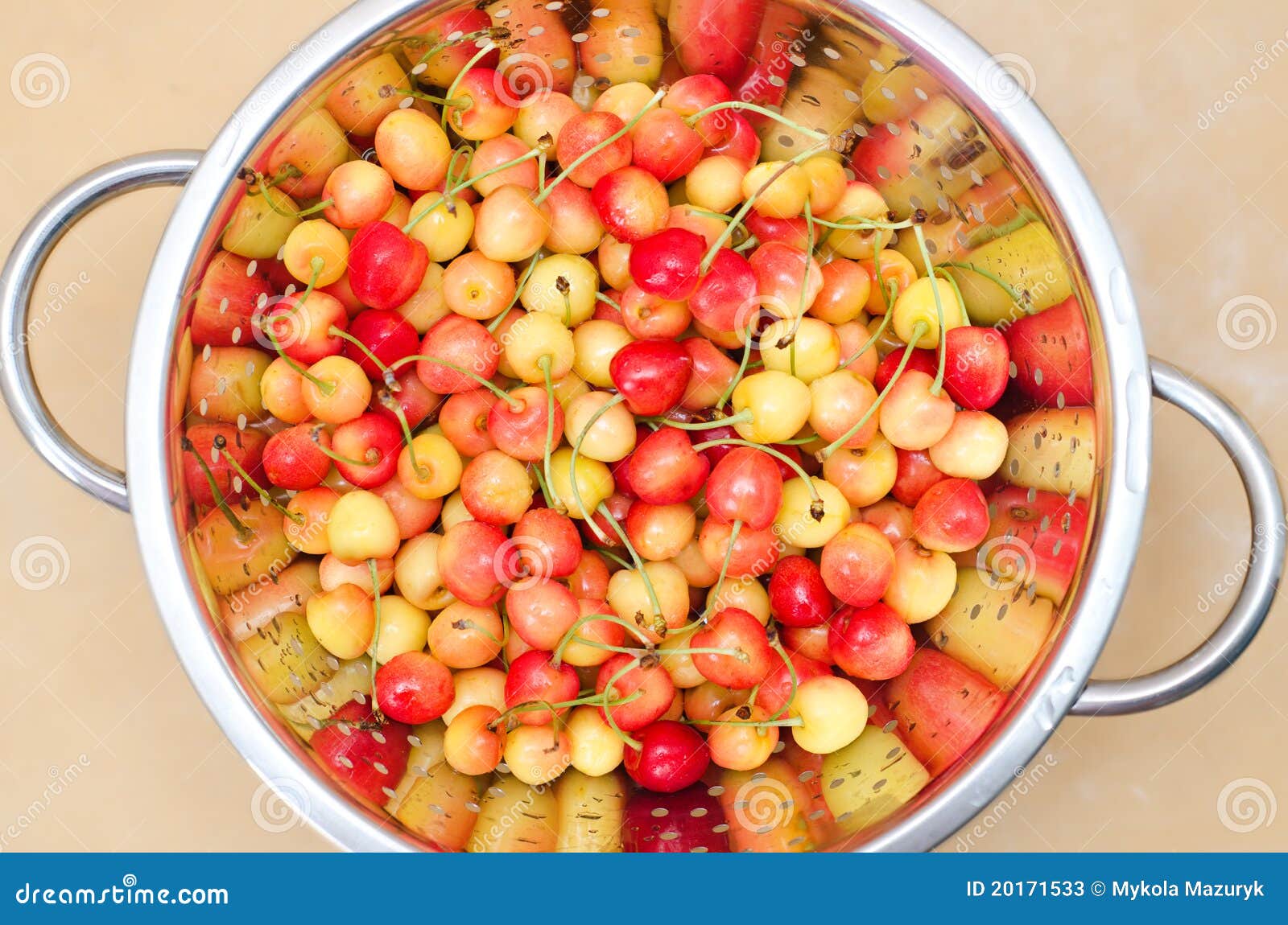 Cherry in colander stock image. Image of diet, fruit - 20171533