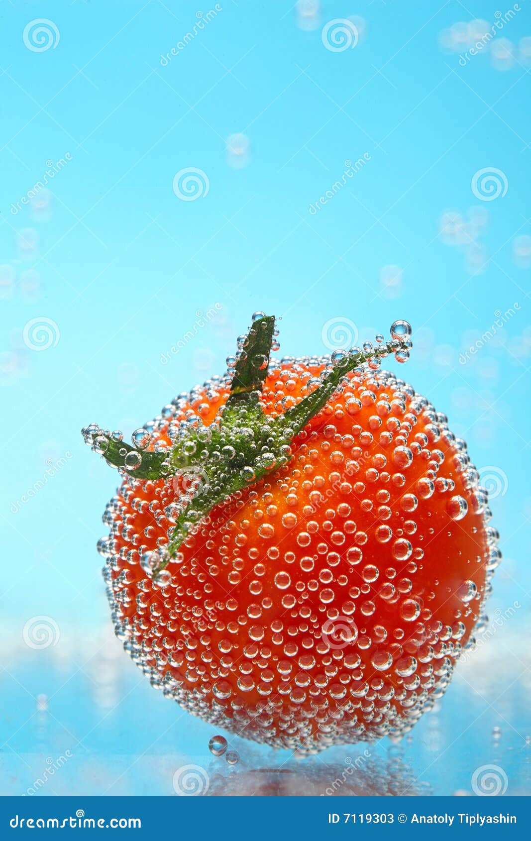 Cherry tomato in bubbles stock image. Image of condensation - 7119303
