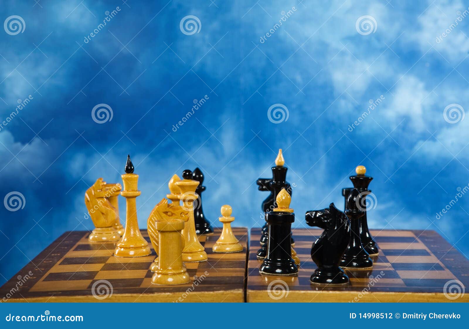 Chess battle stock photo. Image of battle, entertain - 14998512