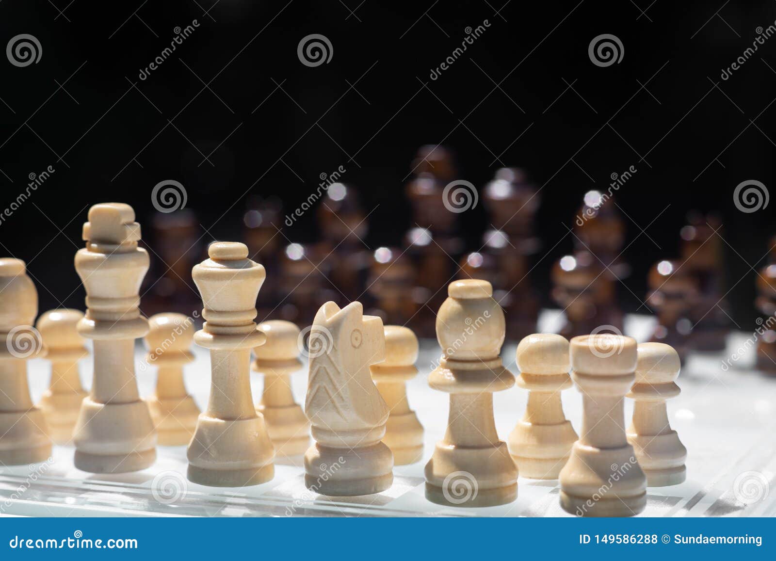 Chess Board Game, Business Competitive Concept, Encounter Difficult ...