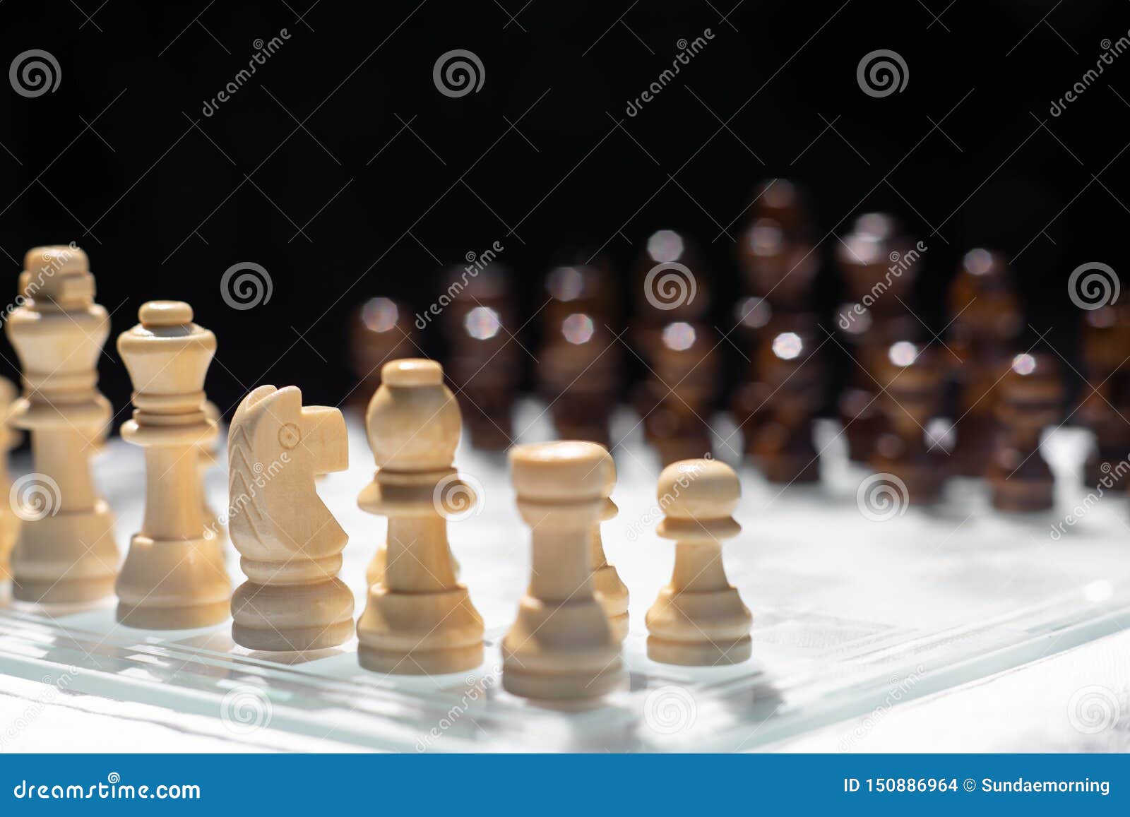 Chess Board Game, Business Competitive Concept, Encounter Difficult ...