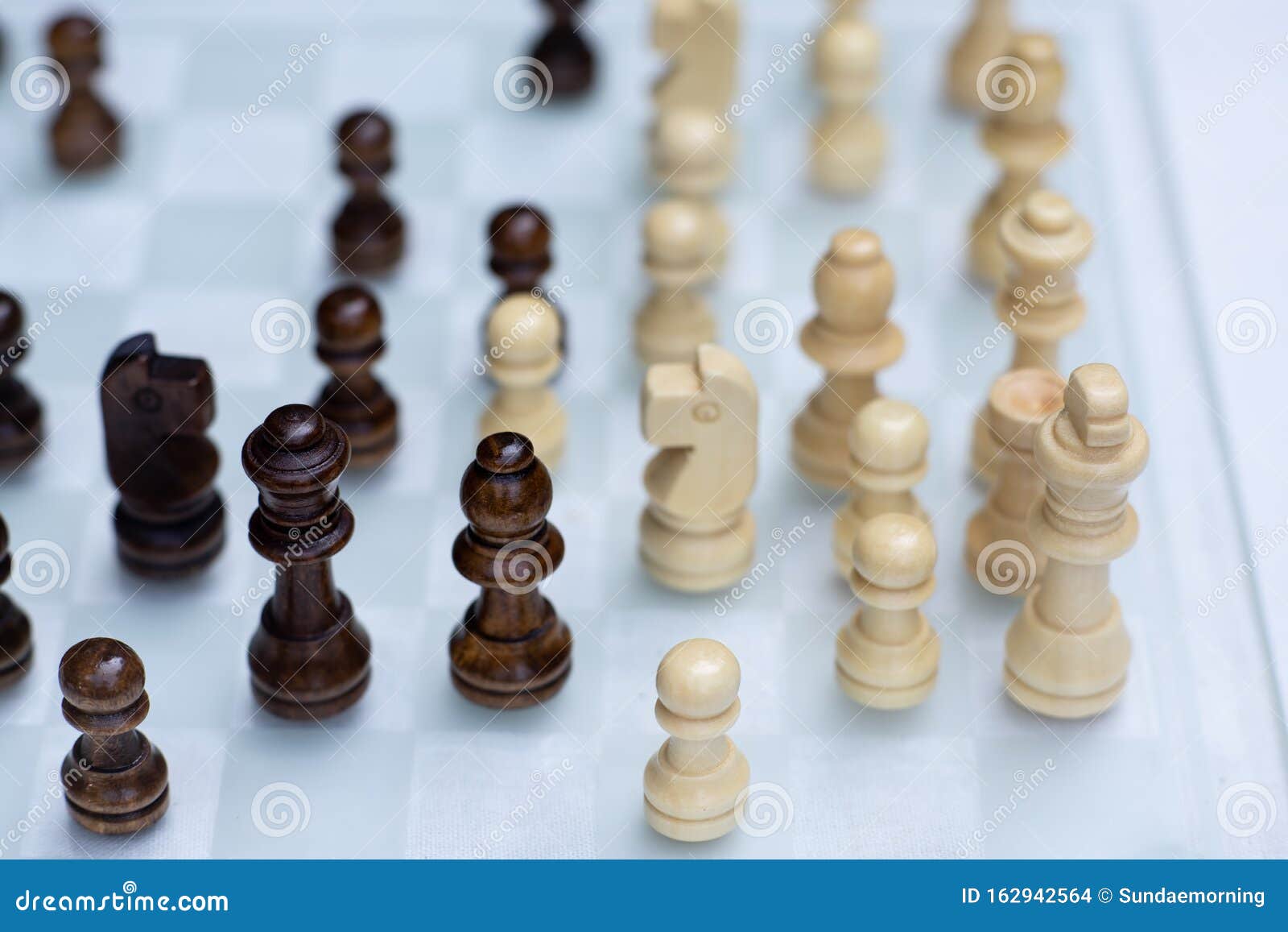 Chess Board Game, Business Competitive Concept, Encounter Difficult ...