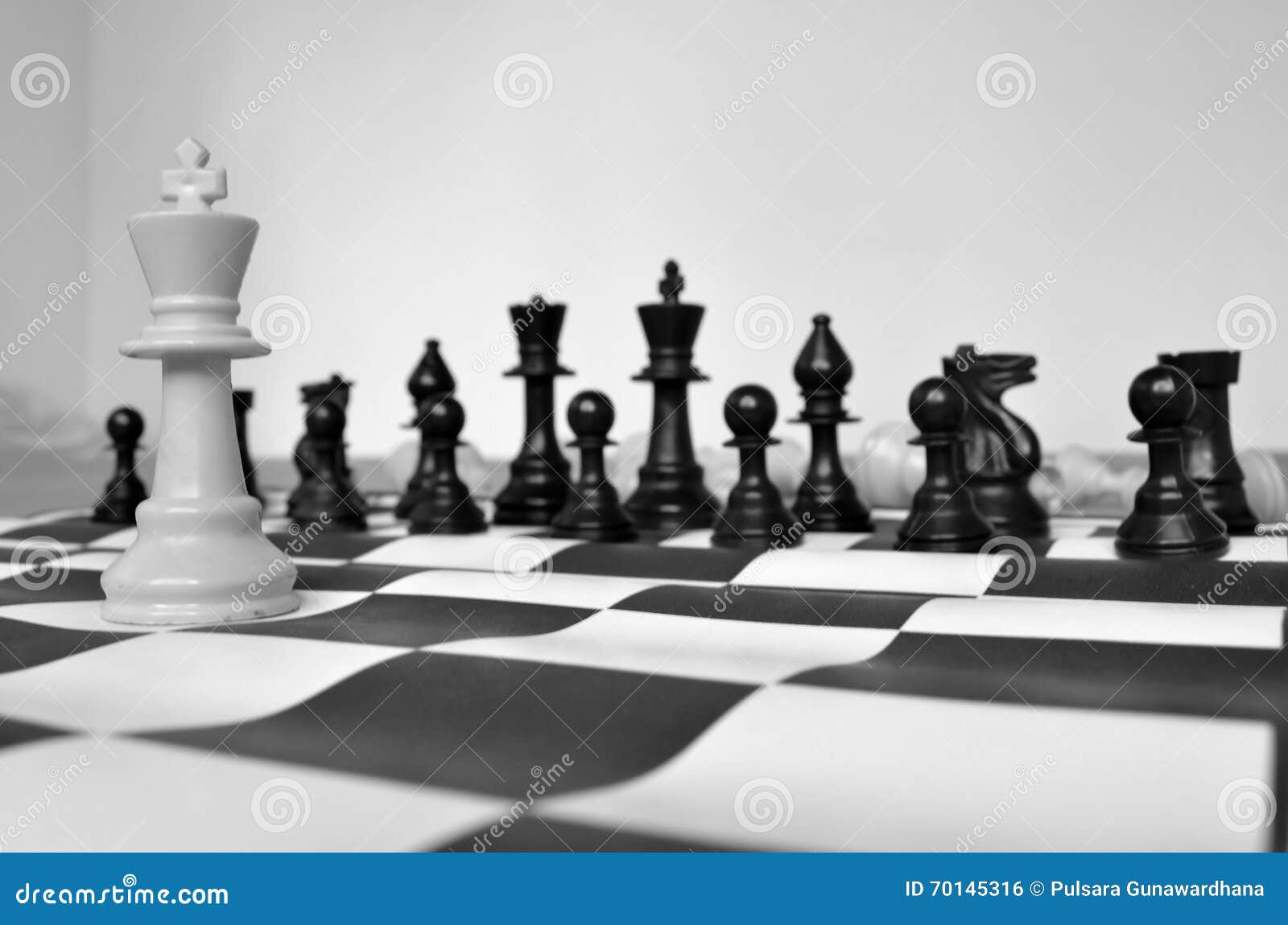 CHESS KING ALONE on the CHESS BOARD Stock Photo - Image of patriotism ...