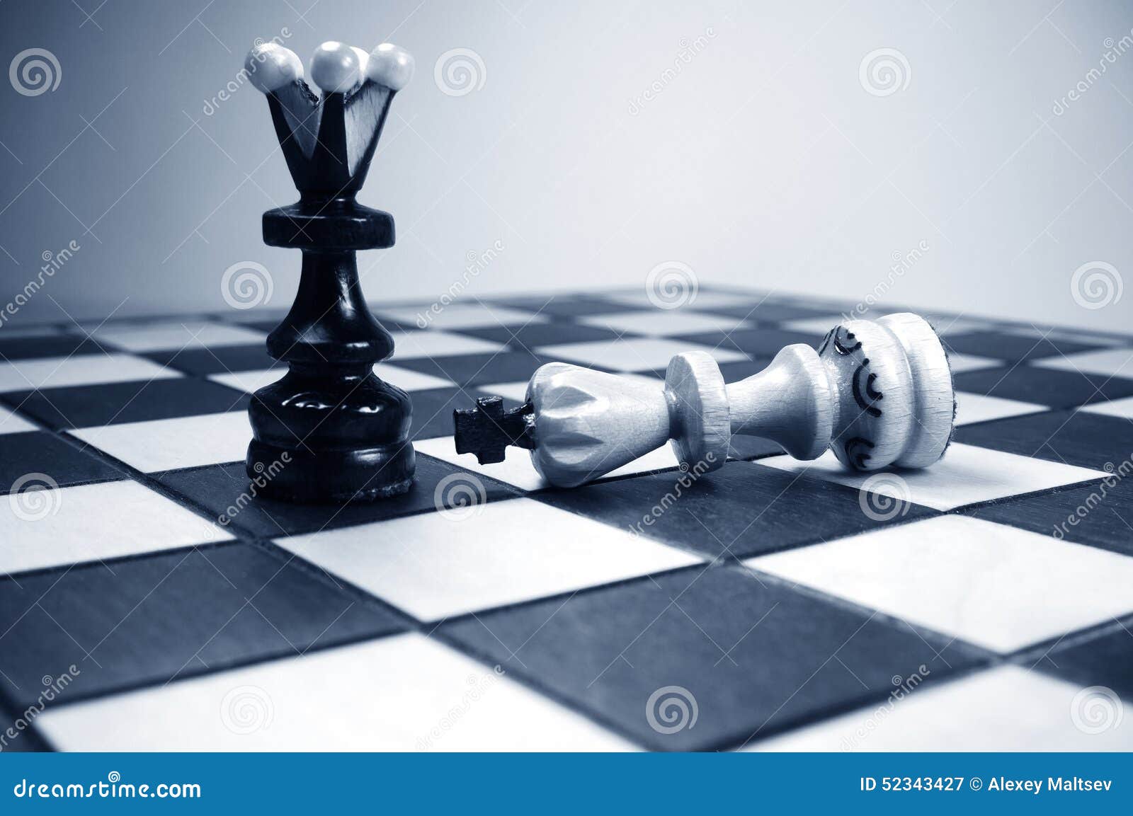 Chess Queen and Fallen King Stock Image - Image of concept, decision ...