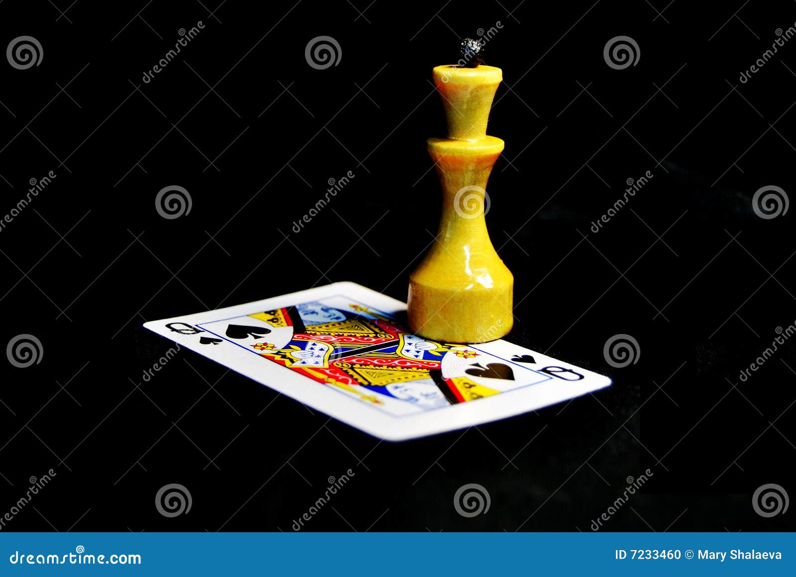 Chess Queen and Playing Card Stock Photo - Image of chess, white: 7233460