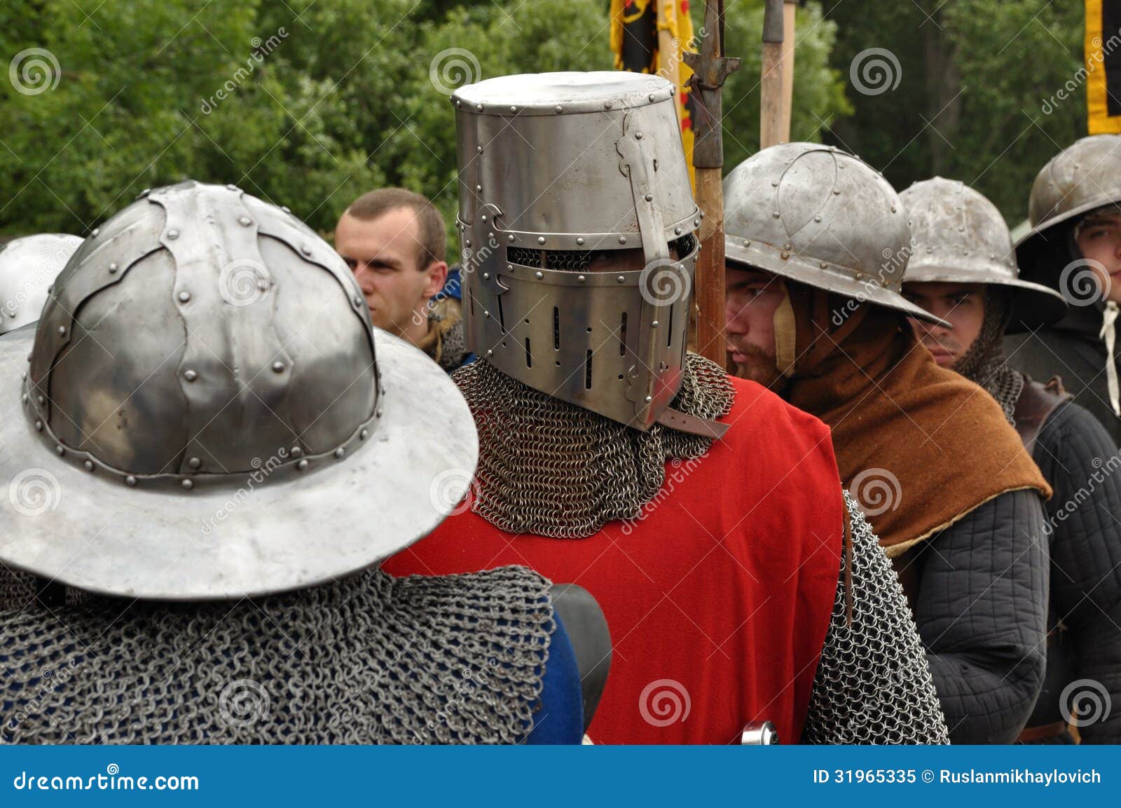 Chevalier Dans Le Casque Lourd. Image éditorial - Image of guerre ...