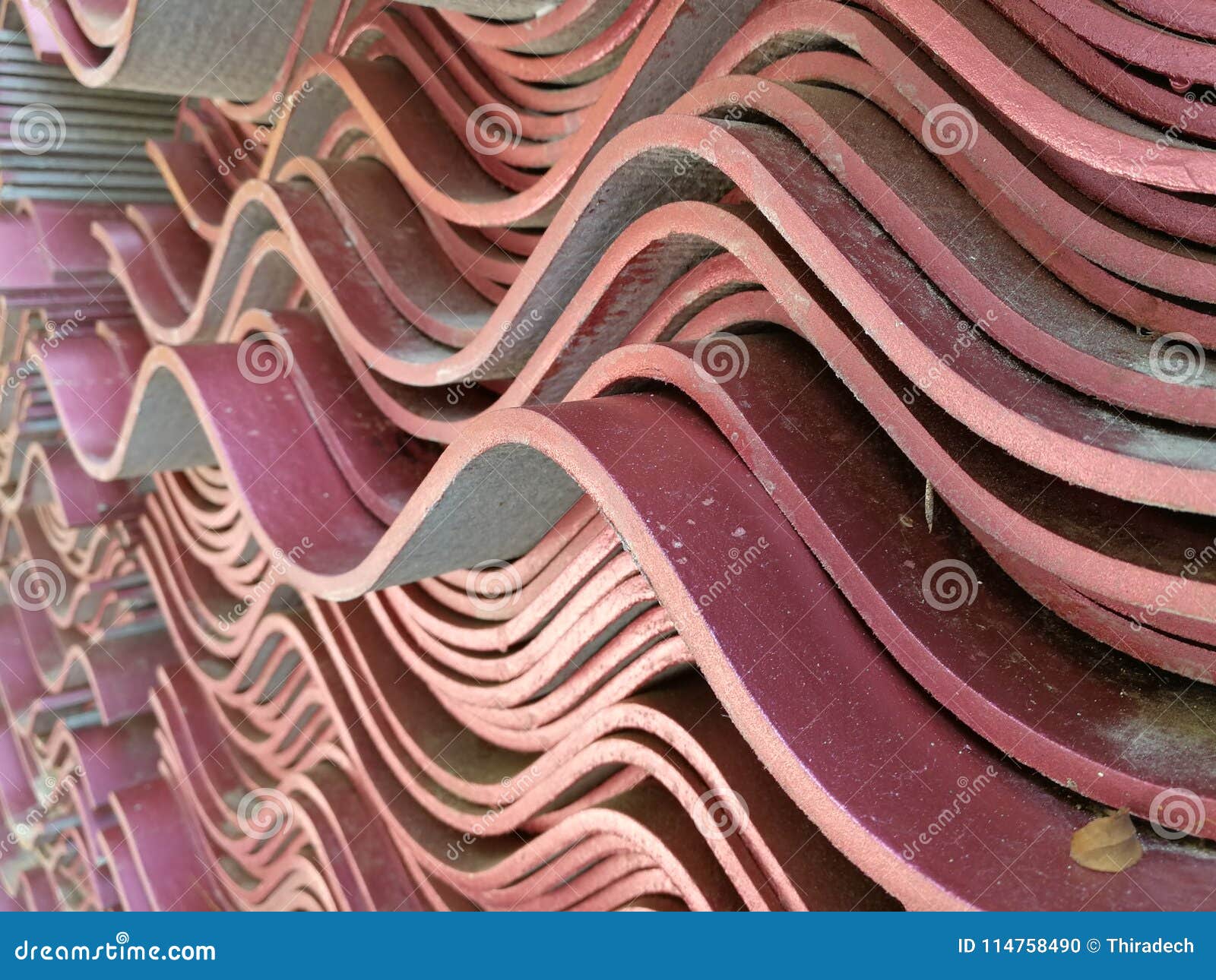 Chevauchement De Beaucoup De Tuiles Fin Photo stock - Image du image ...