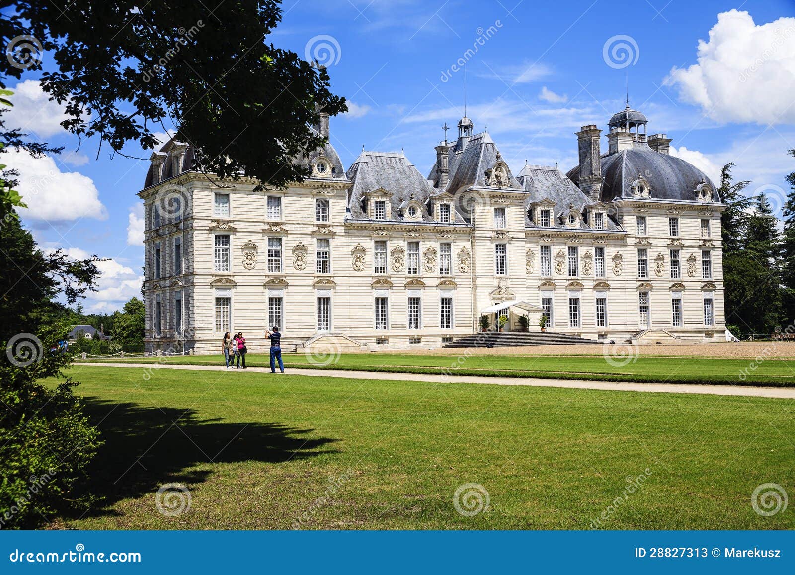 Cheverny castle editorial stock photo. Image of landmark - 28827313