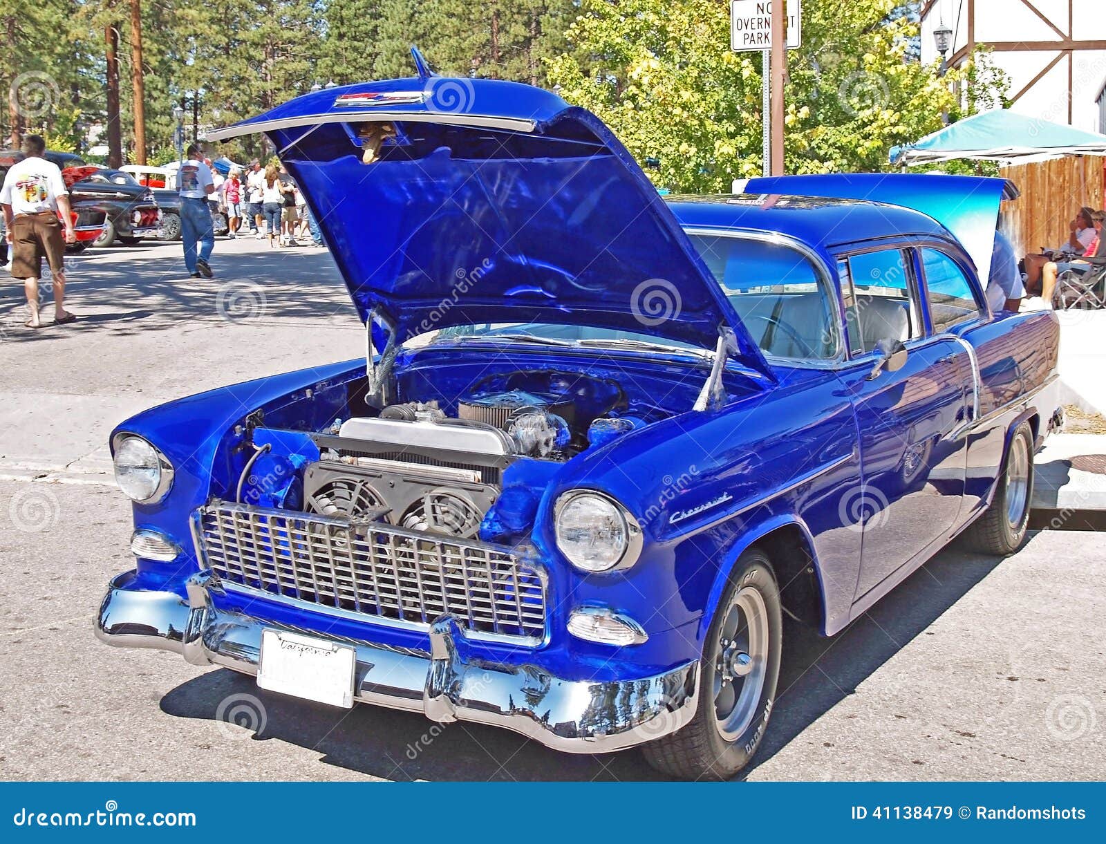 Chevrolet azul eléctrico imagen de archivo editorial. Imagen de ...