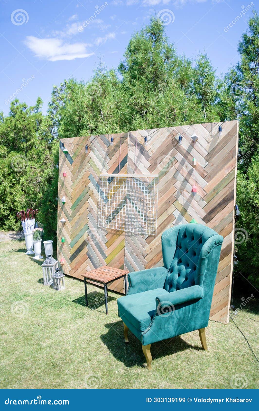 Chevron-Patterned Wedding Backdrop of Reclaimed Wood Stock Image ...