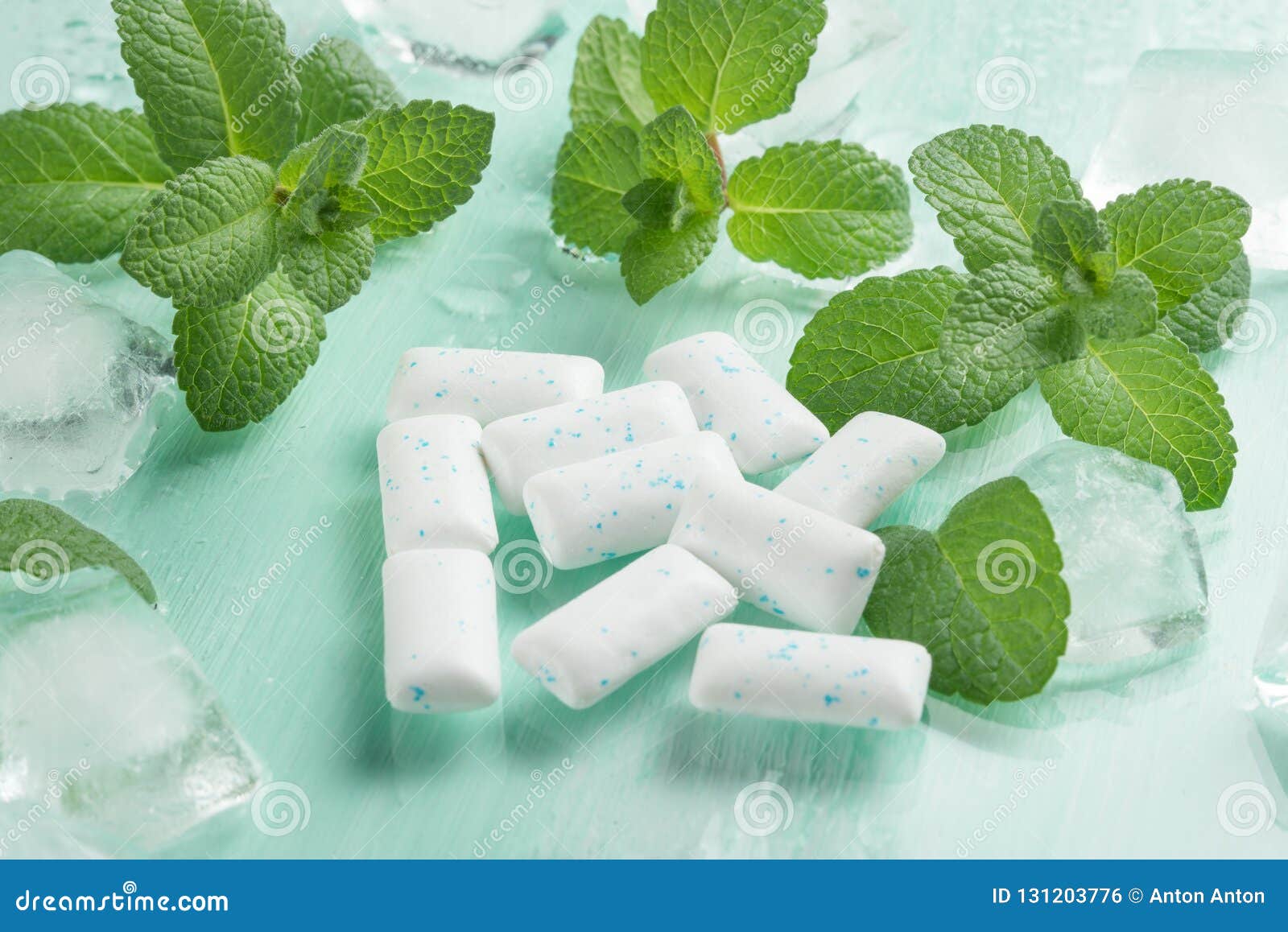 Chewing Gum with Mint and Ice Stock Photo - Image of tooth, sugar ...