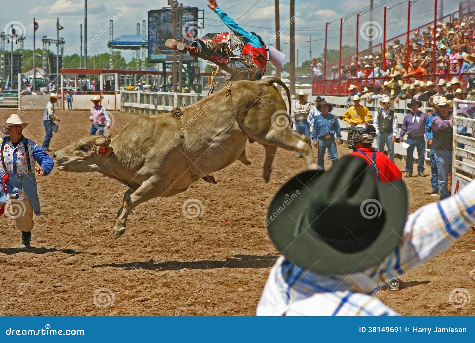 Cheyenne Frontier Days editorial photo. Image of riding - 38149691
