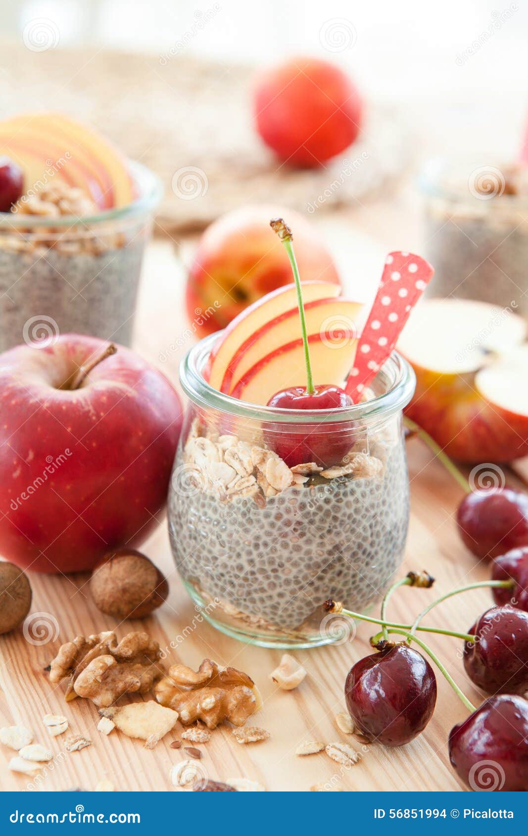 Chia Pudding Con Las Frutas Frescas Foto de archivo - Imagen de sano ...