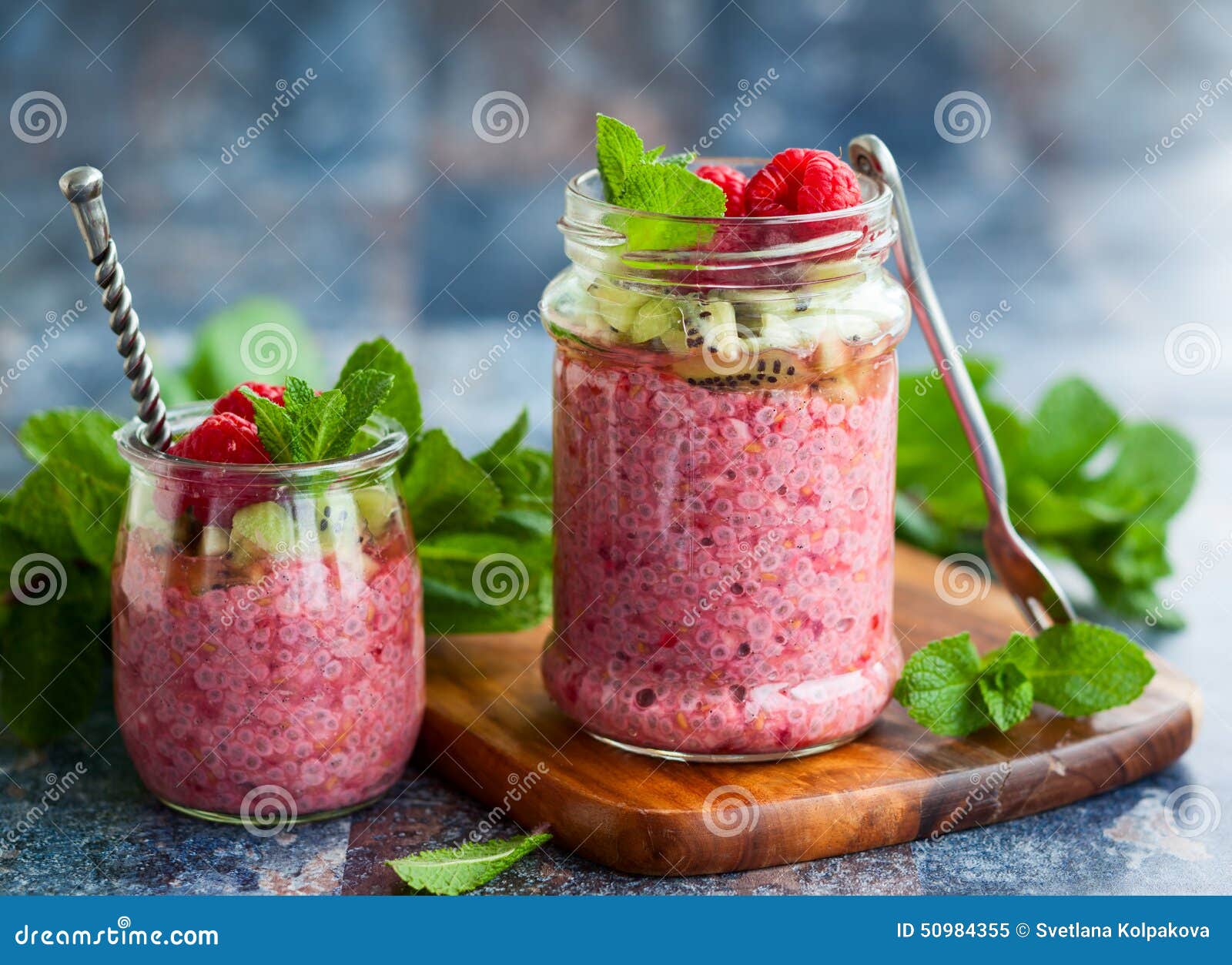 Chia and raspberry pudding stock image. Image of kiwi - 50984355
