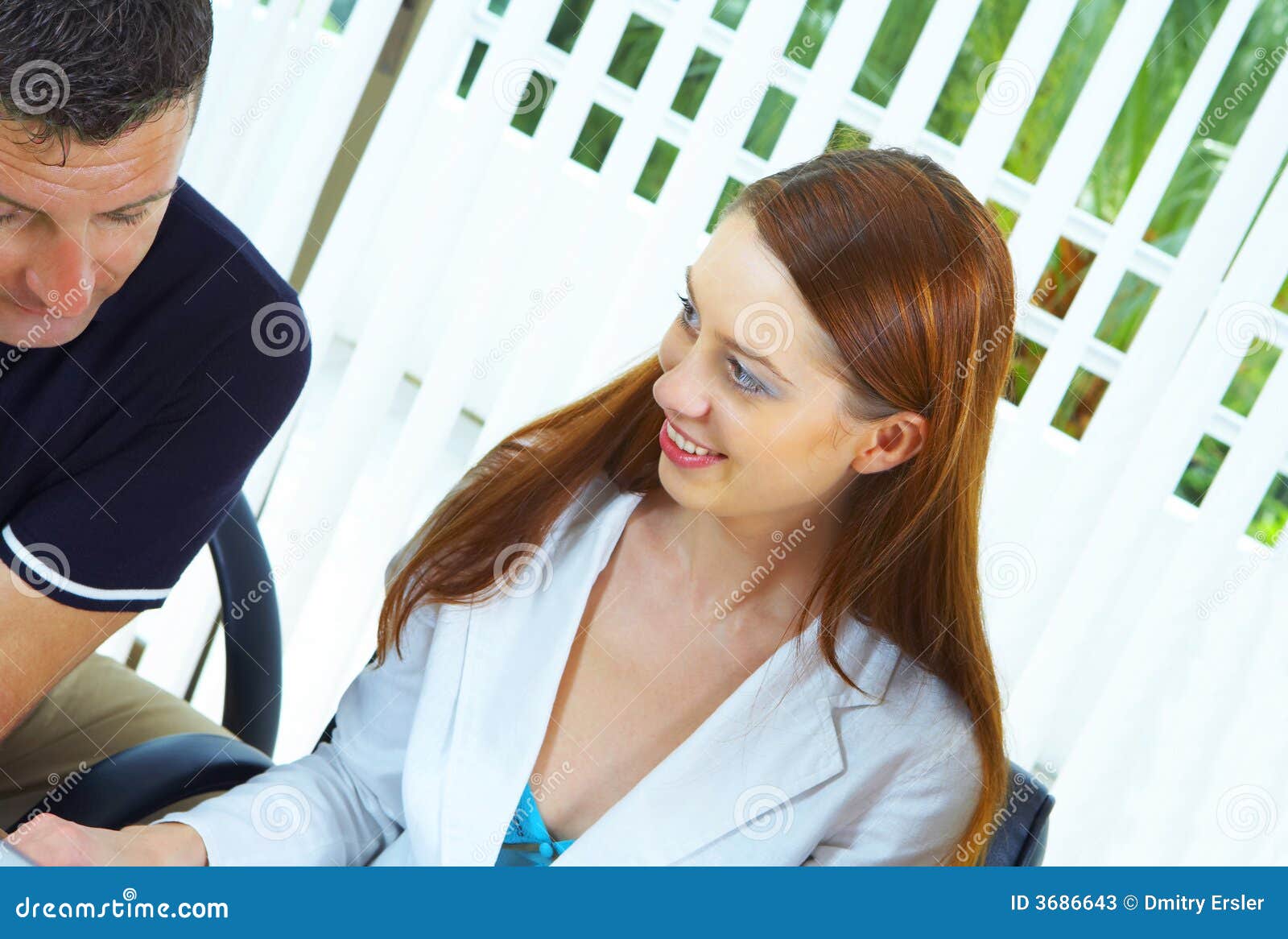 Chiacchierata immagine stock. Immagine di soci, vendita - 3686643